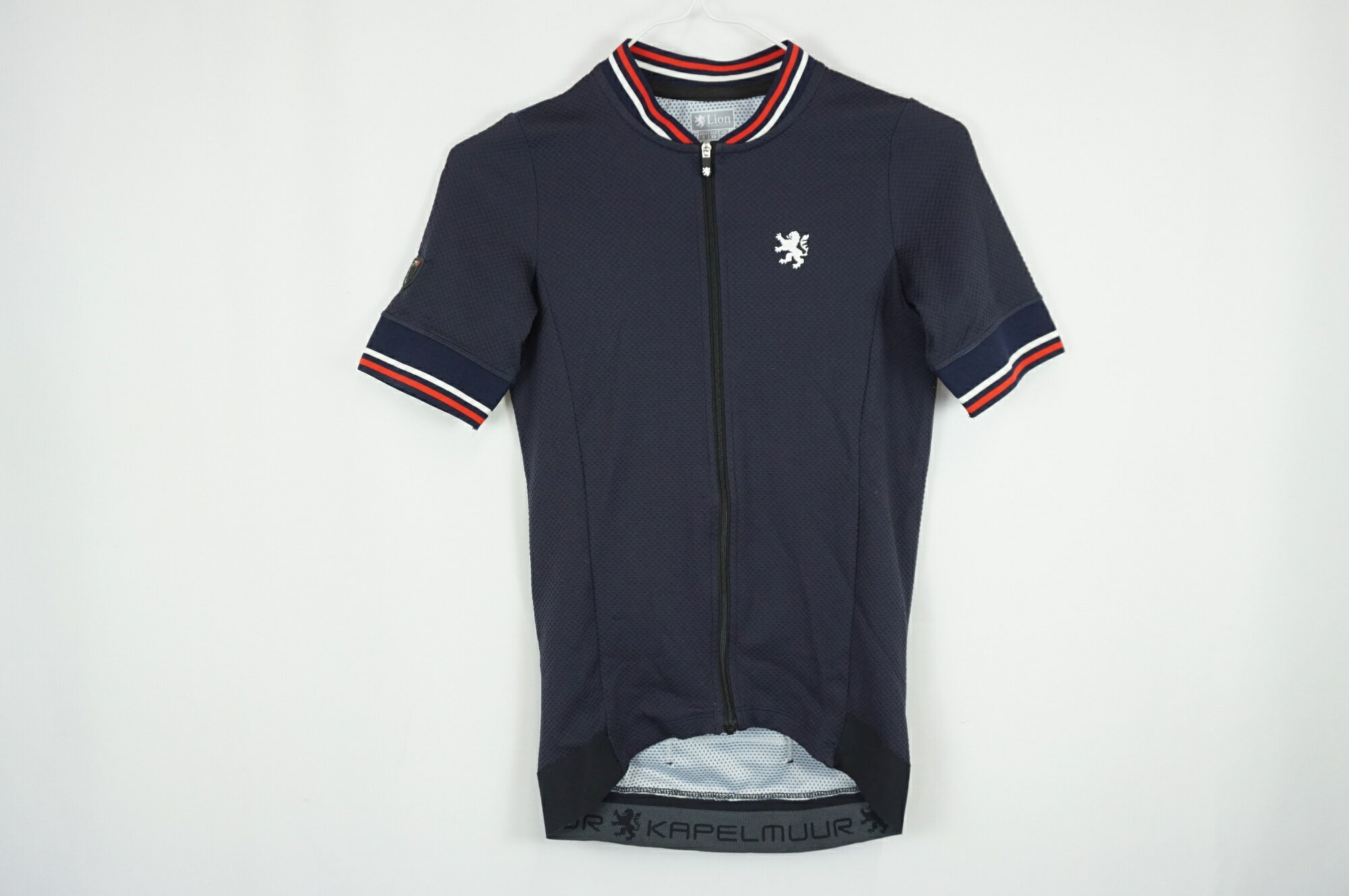 ■商品情報 ・サイズS ・レディース ・ネイビー ■状態 ・使用に伴う擦れ、汚れ等がございます。 ■付属品 ・掲載しているものが全てになります。 ■注意事項【在庫について】 在庫管理は細心の注意を払い行なっておりますが、システムの都合により...