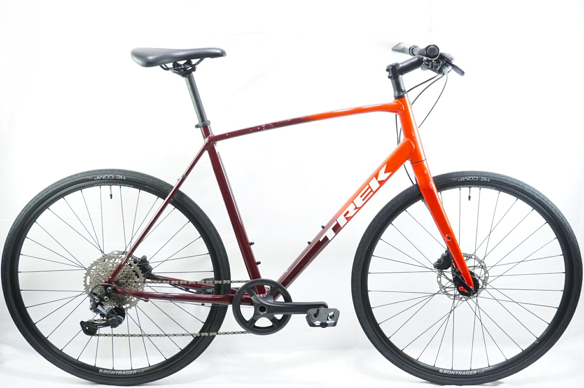 ■商品情報メーカーサイズ:XLシートチューブ(C-T): 500mmトップチューブ(C-C):587mm(ホリゾンタル換算)適応身長:186-197cm(目安)重量:約11.31kgフレーム材質:アルミフロントフォーク:カーボンレバー:SH...