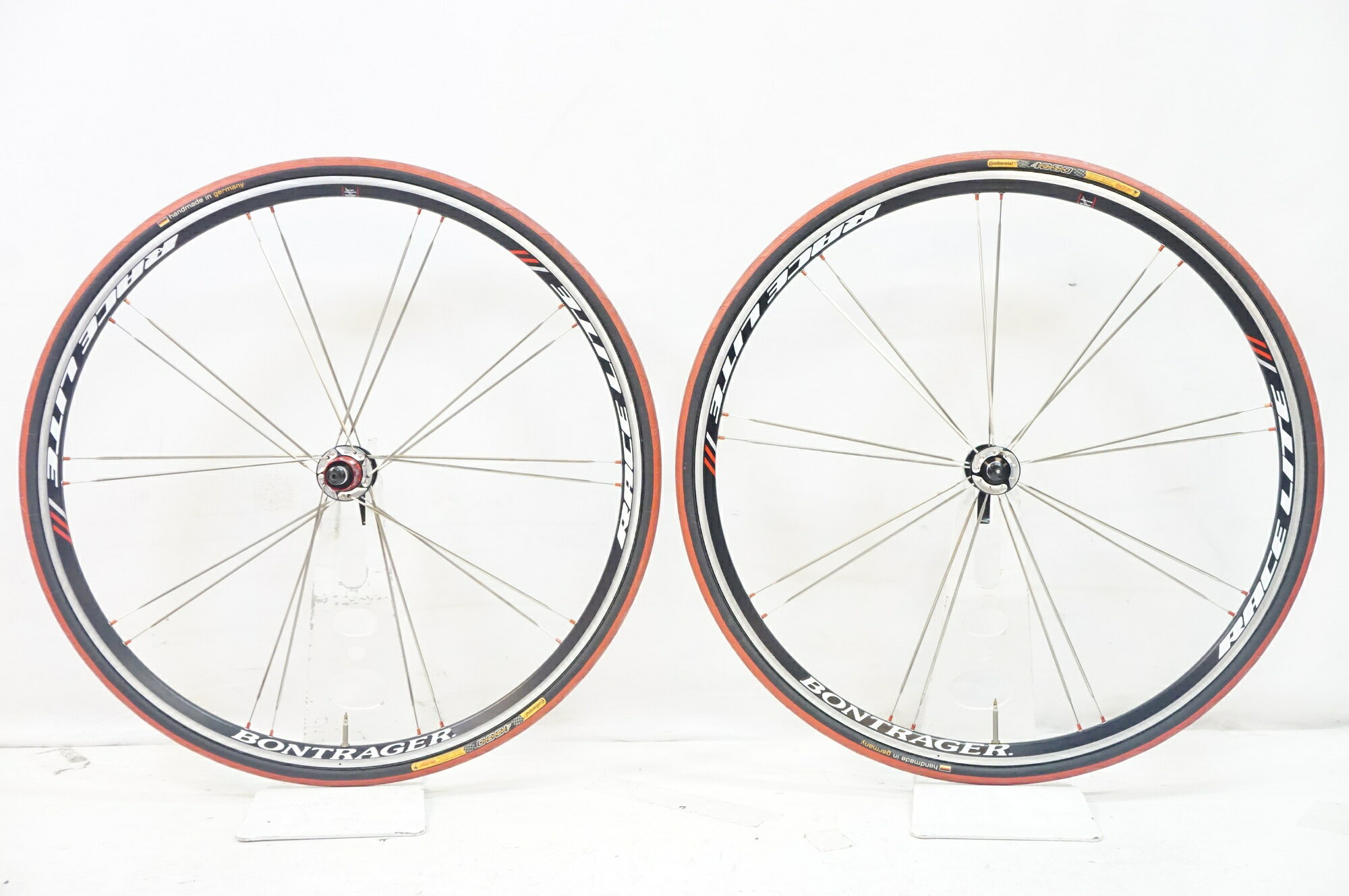 ■商品情報 サイズ：700C リム幅：15C リムタイプ：クリンチャー フリータイプ：シマノ ブレーキタイプ：8-10速 重量F：約1,050g 重量R：約1,250g エンド幅：100mm/130mm タイヤ：CONTINENTAL (※...