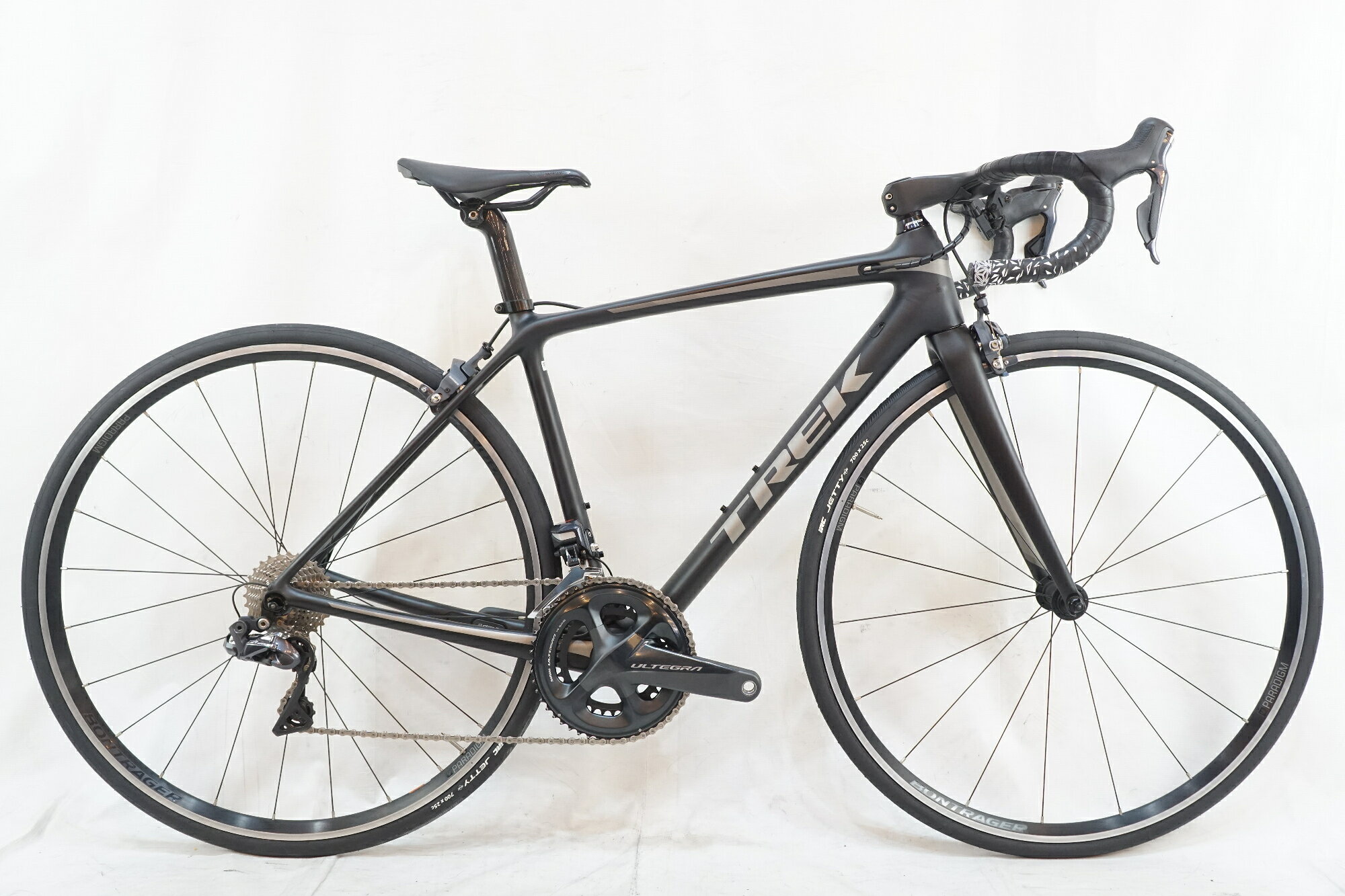 ■商品情報メーカーサイズ:50トップチューブ(C-C):521mm(ホリゾンタル換算)適応身長:161-166cm(目安)重量:約7.6kgフレーム材質:カーボンフロントフォーク:カーボンメインコンポ:SHIMANO ULTEGRA R80...