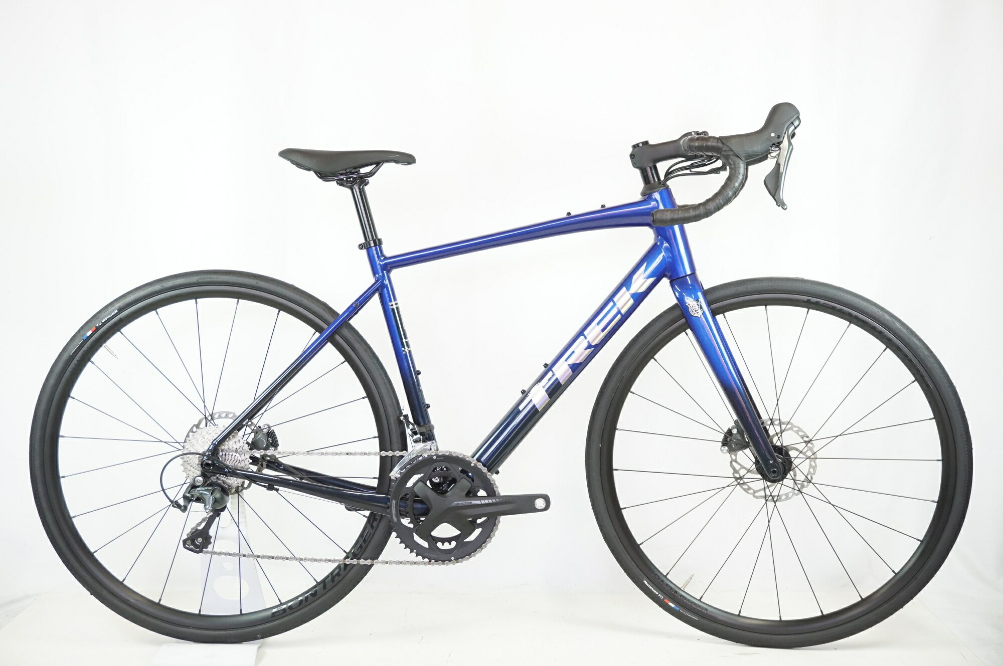 ■商品情報 メーカーサイズ:54 シートチューブ(C-T):500mm トップチューブ(C-C):542mm(ホリゾンタル換算) 適応身長:172-177cm(目安) 重量:約10.3kg フレーム材質:アルミ フロントフォーク:カーボン ...