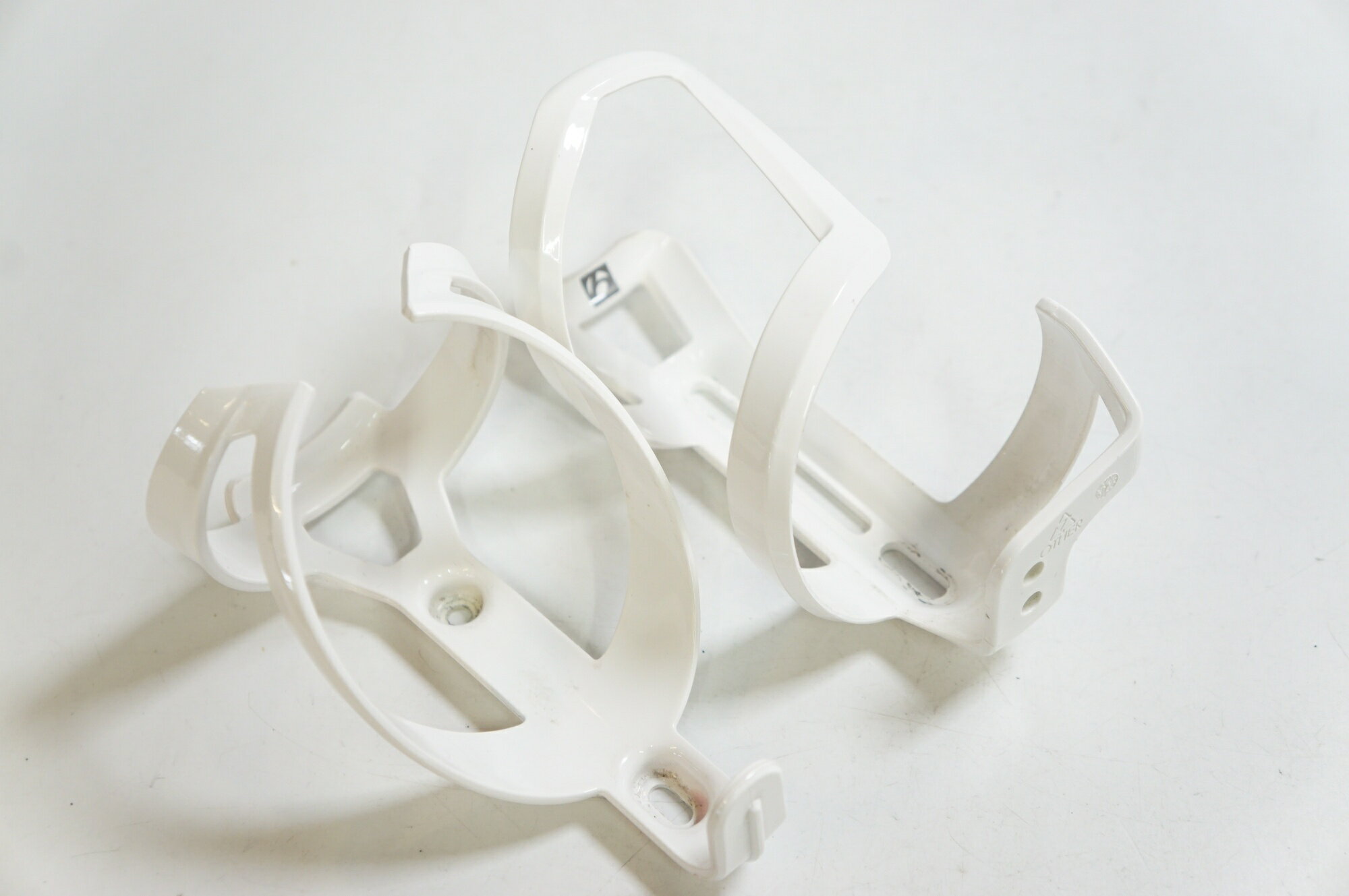 ■商品情報 ・形状の異なる2個セットです。 ■状態 ・使用に伴う擦れや小傷、黒ずみ等がございますが、割れ等の大きなダメージは無く良好な状態です。 ■付属品 ・掲載しているものが全てになります。 ■注意事項【在庫について】 在庫管理は細心の注...