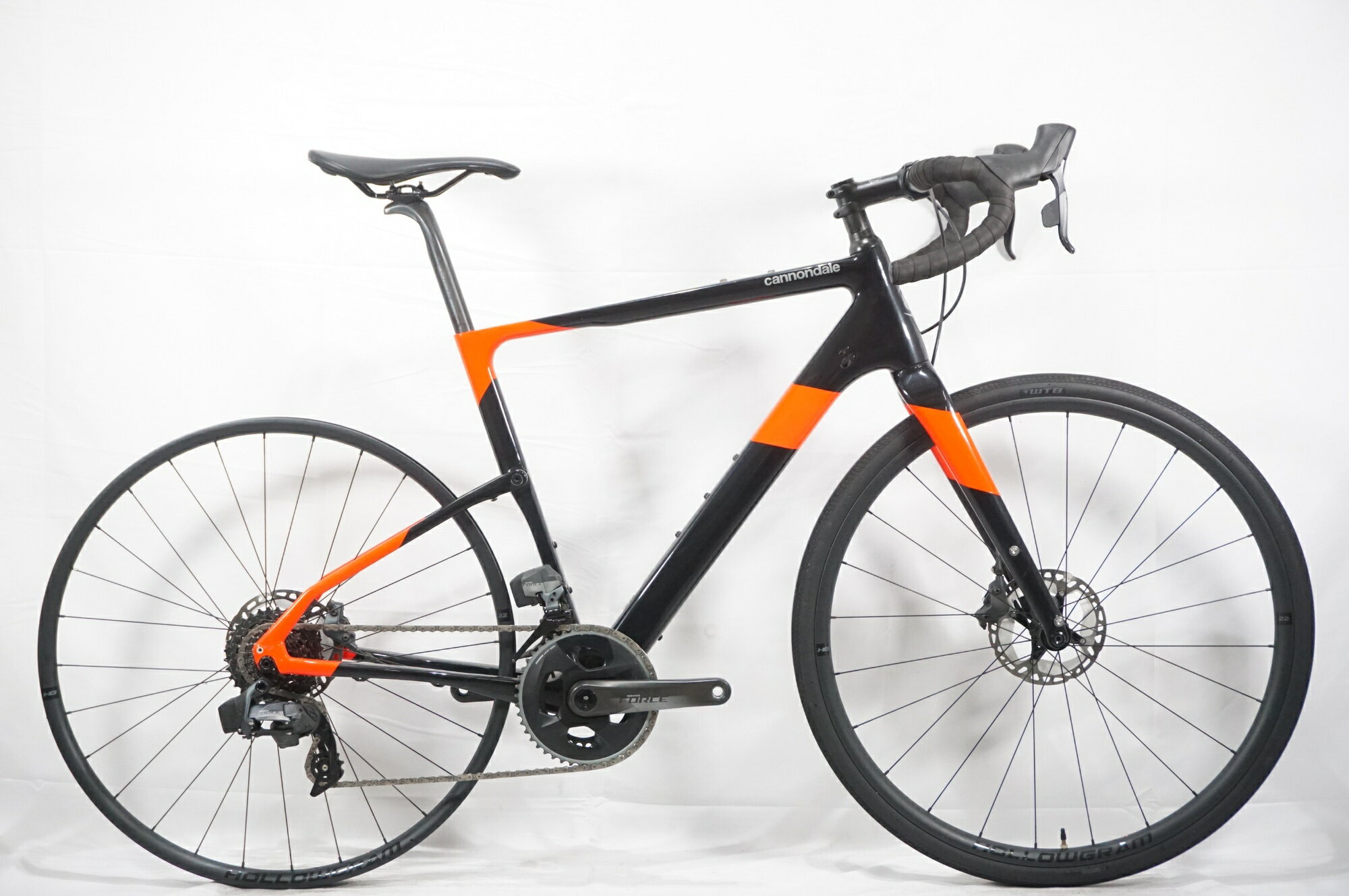 ■商品情報 メーカーサイズ:M シートチューブ(C-T): 505mm トップチューブ(C-C):561mm(ホリゾンタル換算) 適応身長:170-185cm(目安) 重量:約8.65kg フレーム材質:カーボン フロントフォーク:カーボン...