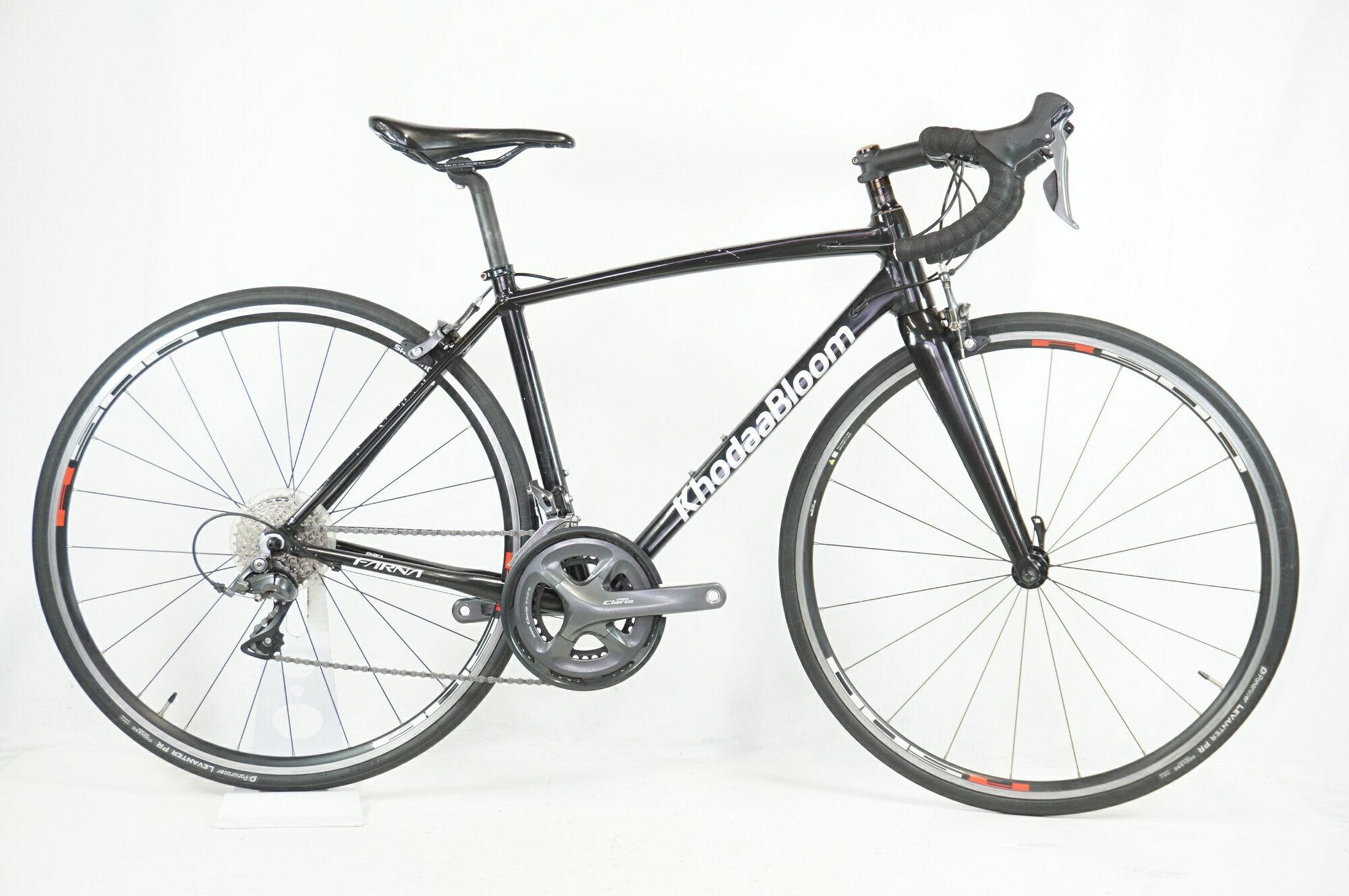 ■商品情報 メーカーサイズ:465 シートチューブ(C-T):465mm トップチューブ(C-C):535mm(ホリゾンタル換算) 適応身長:165-175cm(目安) 重量:約9.4kg フレーム材質:アルミ フロントフォーク:アルミ+カ...