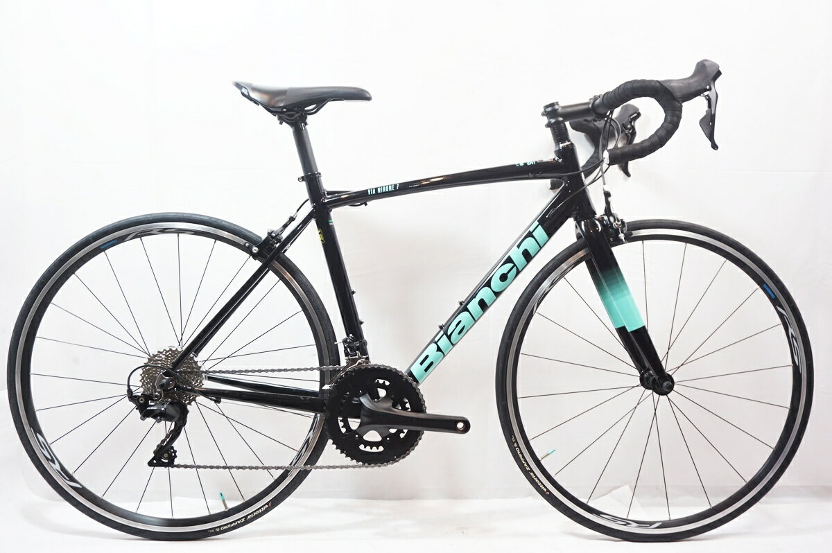 ■商品情報メーカーサイズ:53シートチューブ(C-T): 500mmトップチューブ(C-C):530mm(ホリゾンタル換算)適応身長:166-171cm(目安)重量:約10.3kgフレーム材質:アルミフロントフォーク:カーボンブレーキレバー...