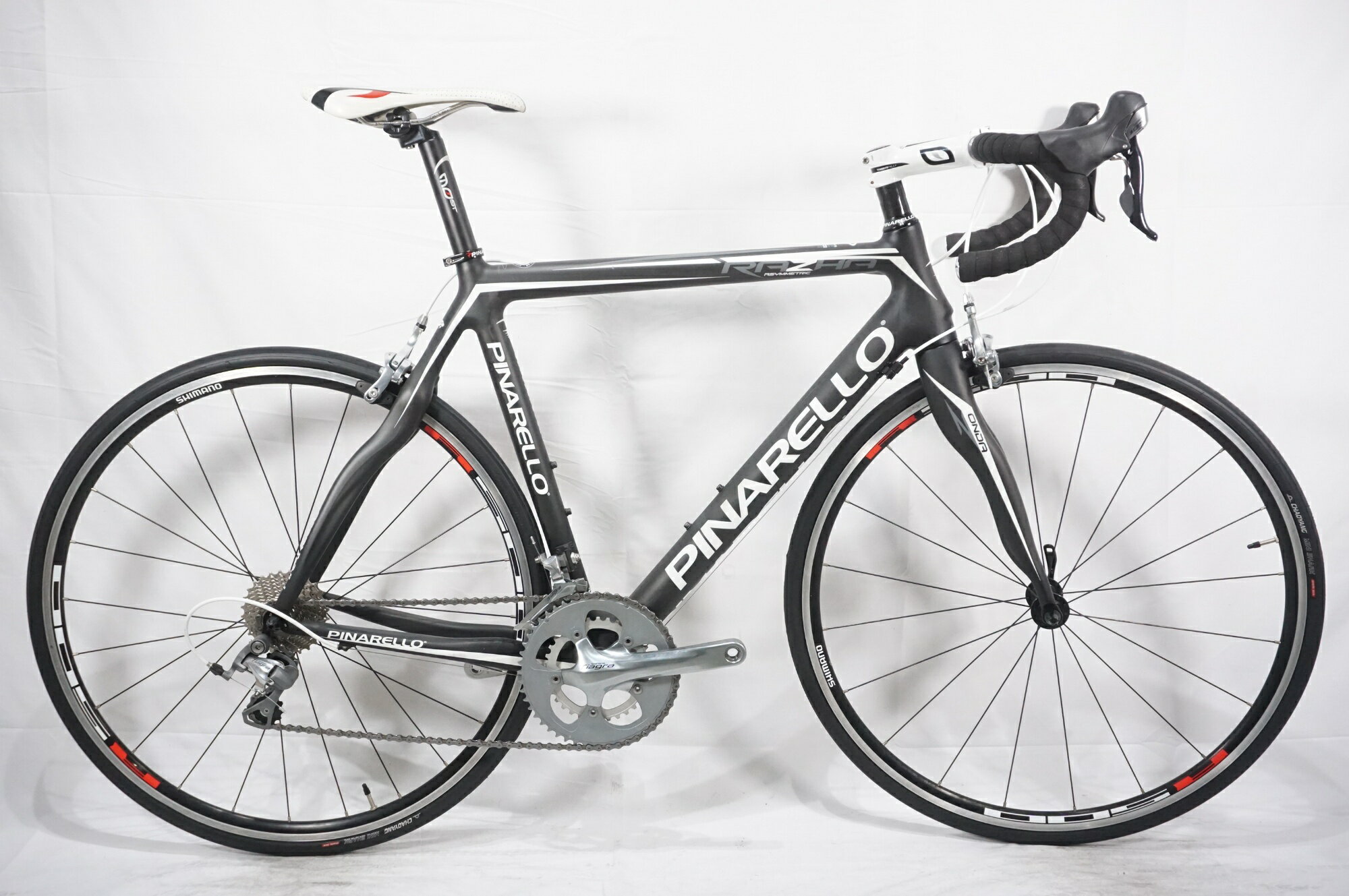 ■商品情報 メーカーサイズ:530 シートチューブ(C-T): 550mm トップチューブ(C-C):550mm(ホリゾンタル換算) 適応身長:175-185cm(目安) 重量:約9.1kg フレーム材質:カーボン フロントフォーク:カーボ...