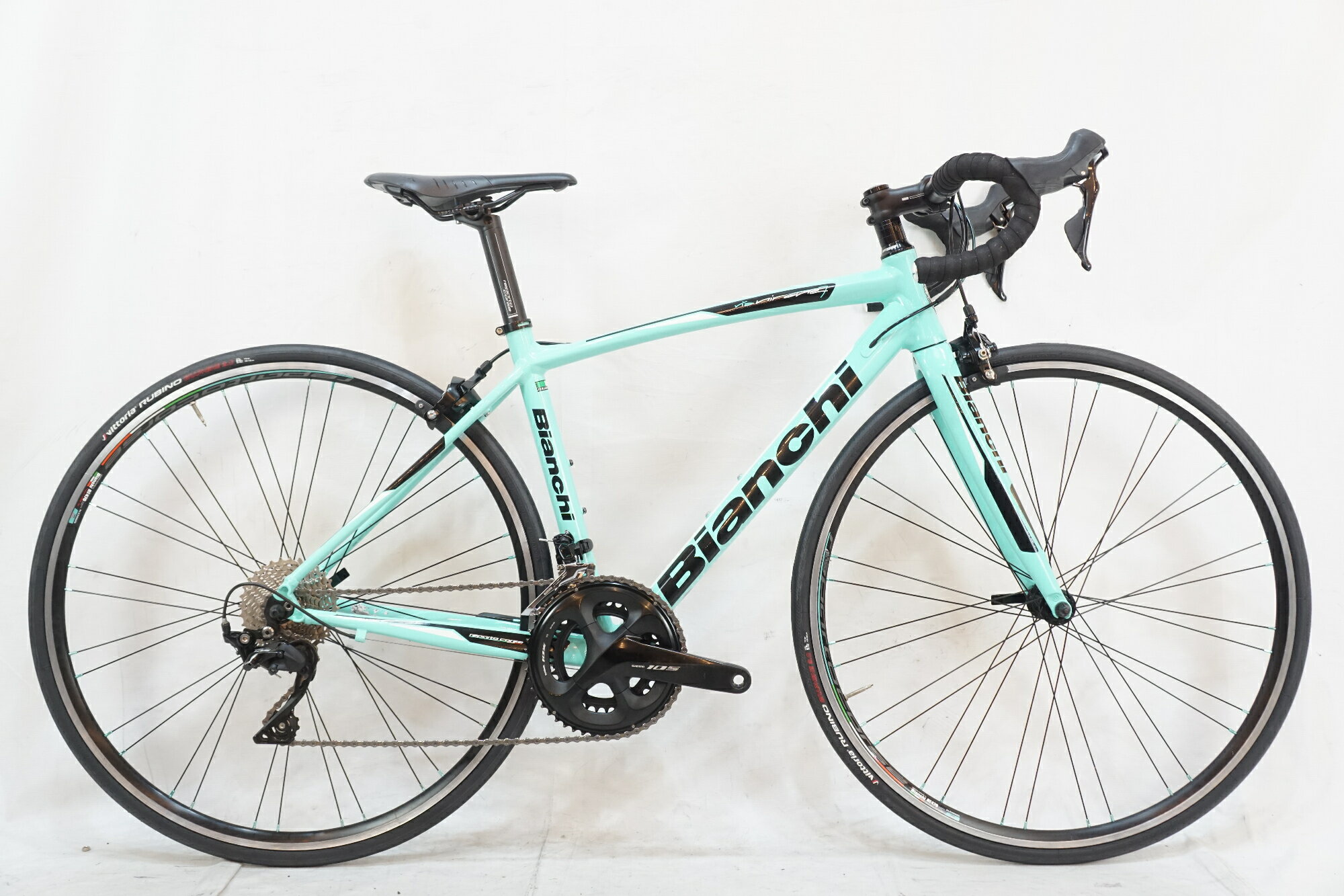 ■商品情報メーカーサイズ:44シートチューブ(C-T): 440mmトップチューブ(C-C):510mm(ホリゾンタル換算)適応身長:155-165cm(目安)重量:約9.1kgフレーム材質:アルミフロントフォーク:カーボンメインコンポ:S...