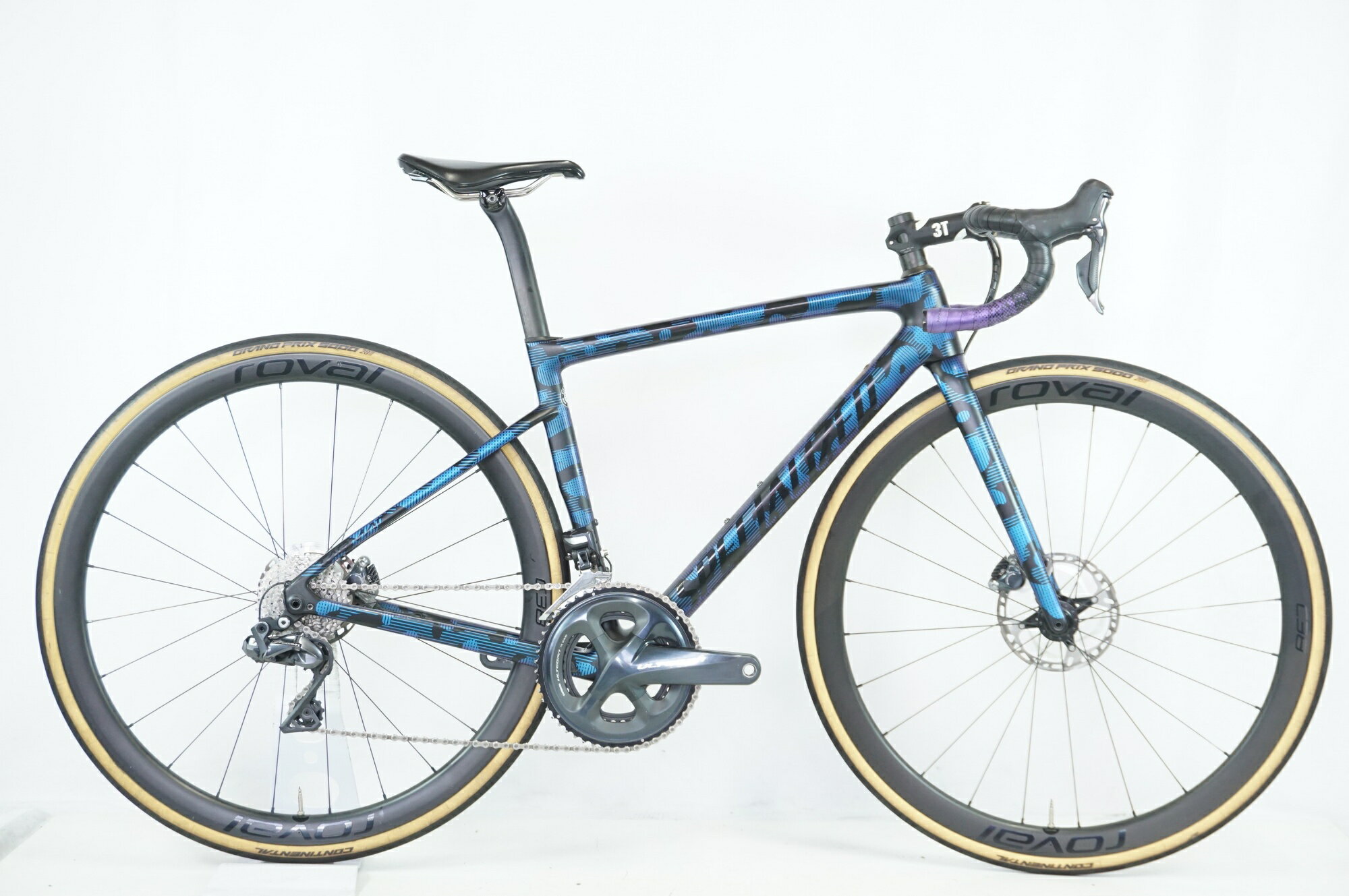 ■商品情報 メーカーサイズ:49 シートチューブ(C-T):431mm トップチューブ(C-C):508mm(ホリゾンタル換算) 適応身長:155-163cm(目安) 重量:約7.6kg フレーム材質:カーボン フロントフォーク:カーボン ...