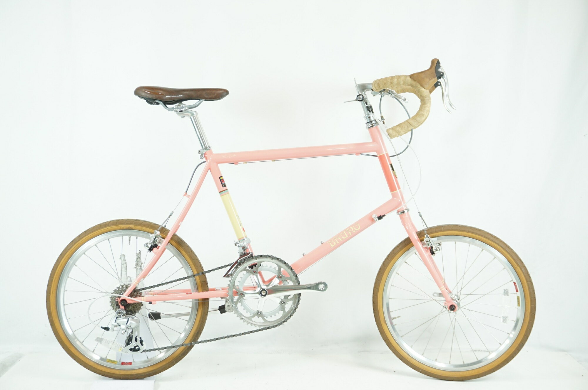 ■商品情報 メーカーサイズ:460 シートチューブ(C-T):460mm トップチューブ(C-C):520mm(ホリゾンタル換算) 適応身長:150-165cm(目安) 重量:約11kg フレーム材質:クロモリ フロントフォーク:クロモリ ...