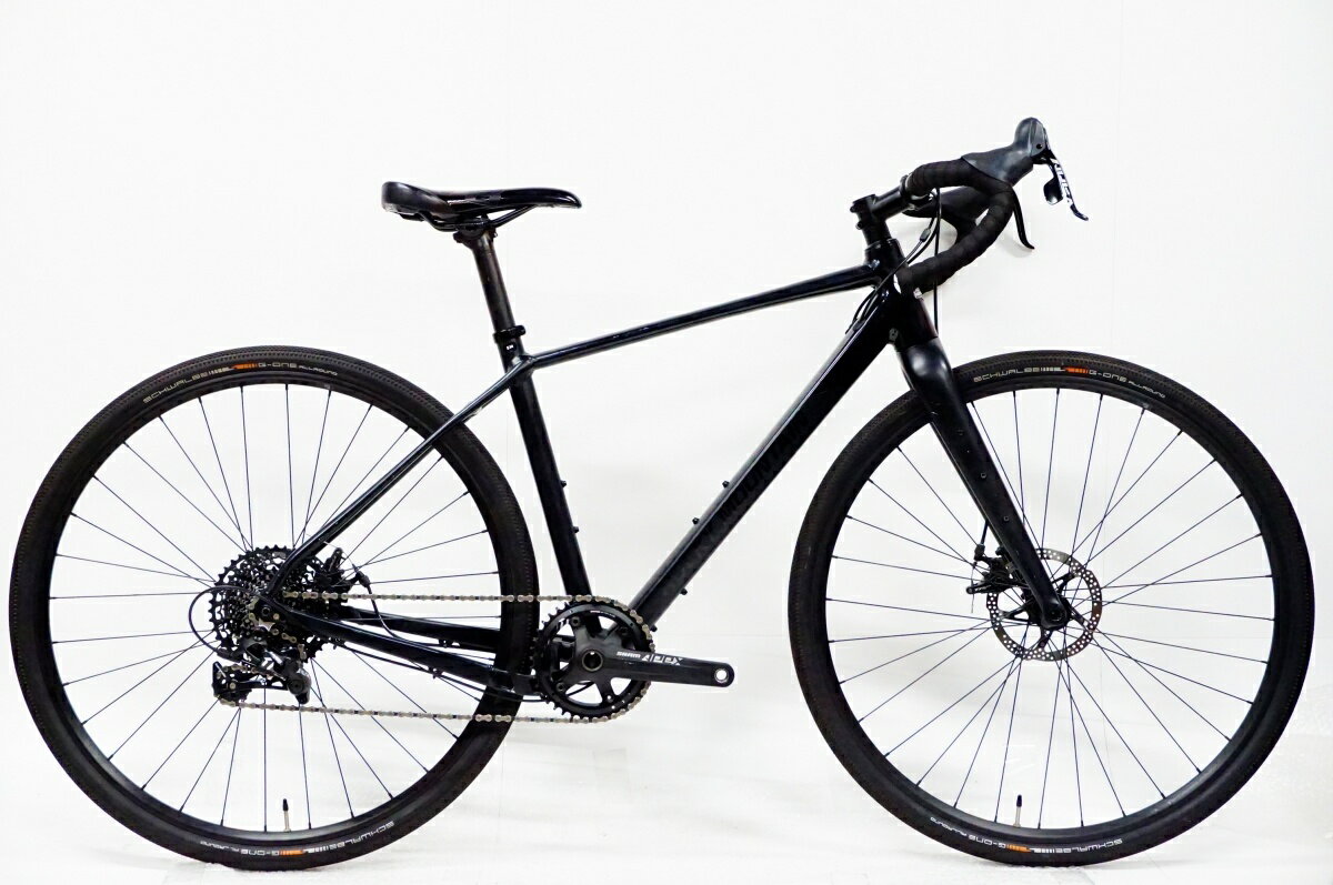 ■商品情報 メーカーサイズ：SM シートチューブ(C-T):452mm トップチューブ(C-C):540mm(ホリゾンタル換算) 適応身長:165-175cm(目安) 重量：約10.4kg フレーム材質：アルミ フロントフォーク：カーボン ...