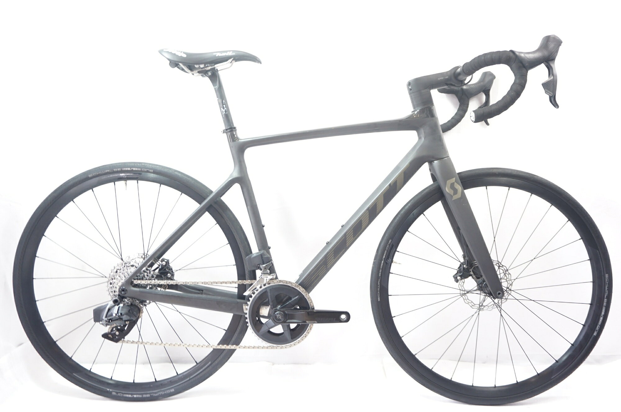 ■商品情報 メーカーサイズ:54 シートチューブ(C-T): 485mm トップチューブ(C-C):555mm(ホリゾンタル換算) 適応身長:175-185cm(目安) 重量:約8.5kg フレーム材質:カーボン フロントフォーク:カーボン...