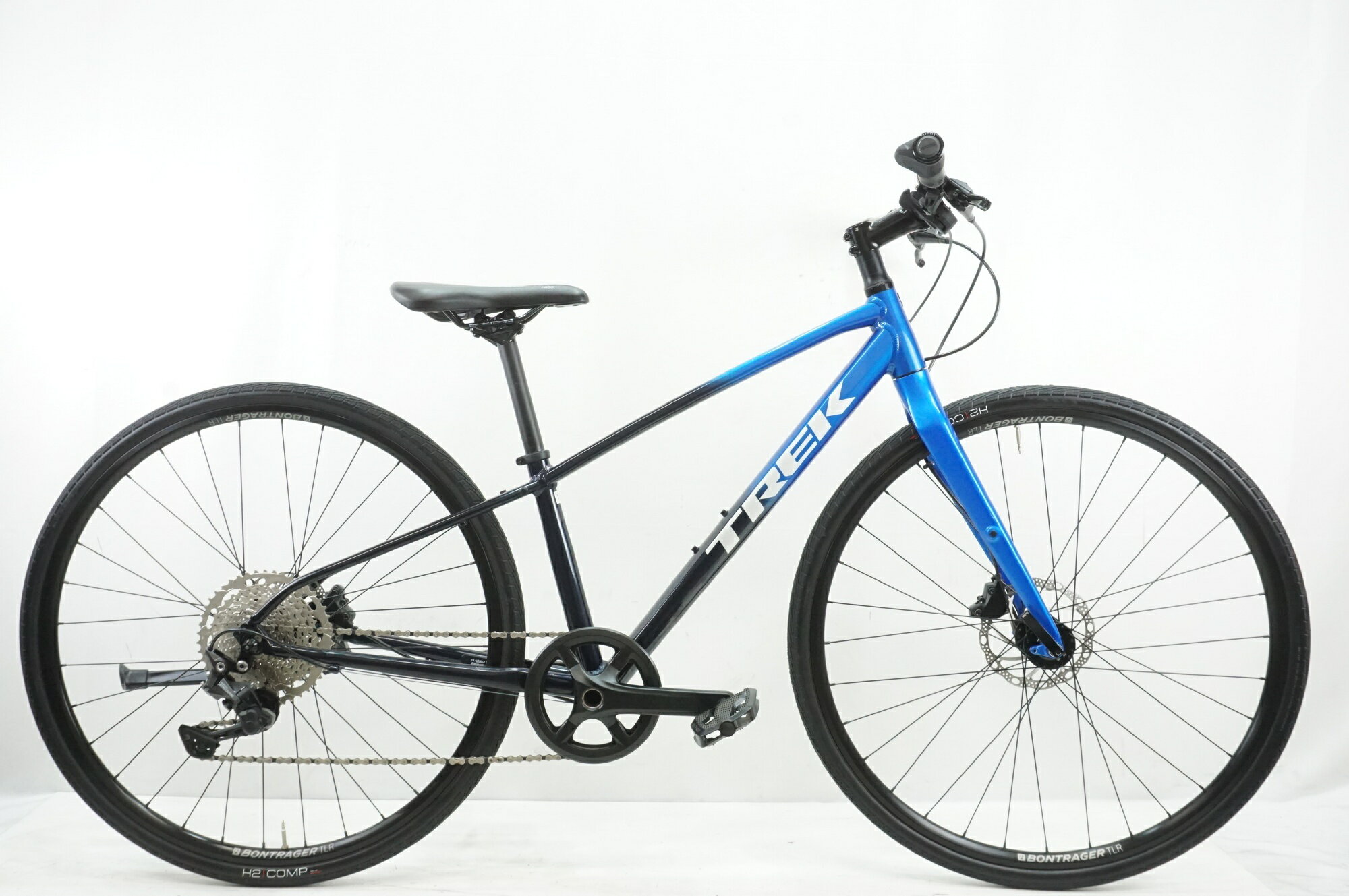 ■商品情報 メーカーサイズ：XS シートチューブ(C-T)：330mm トップチューブ(C-C)：527mm(ホリゾンタル換算) 適応身長：147-155cm(目安) 重量：約11.1kg フレーム材質：アルミ シフター：SHIMANO D...