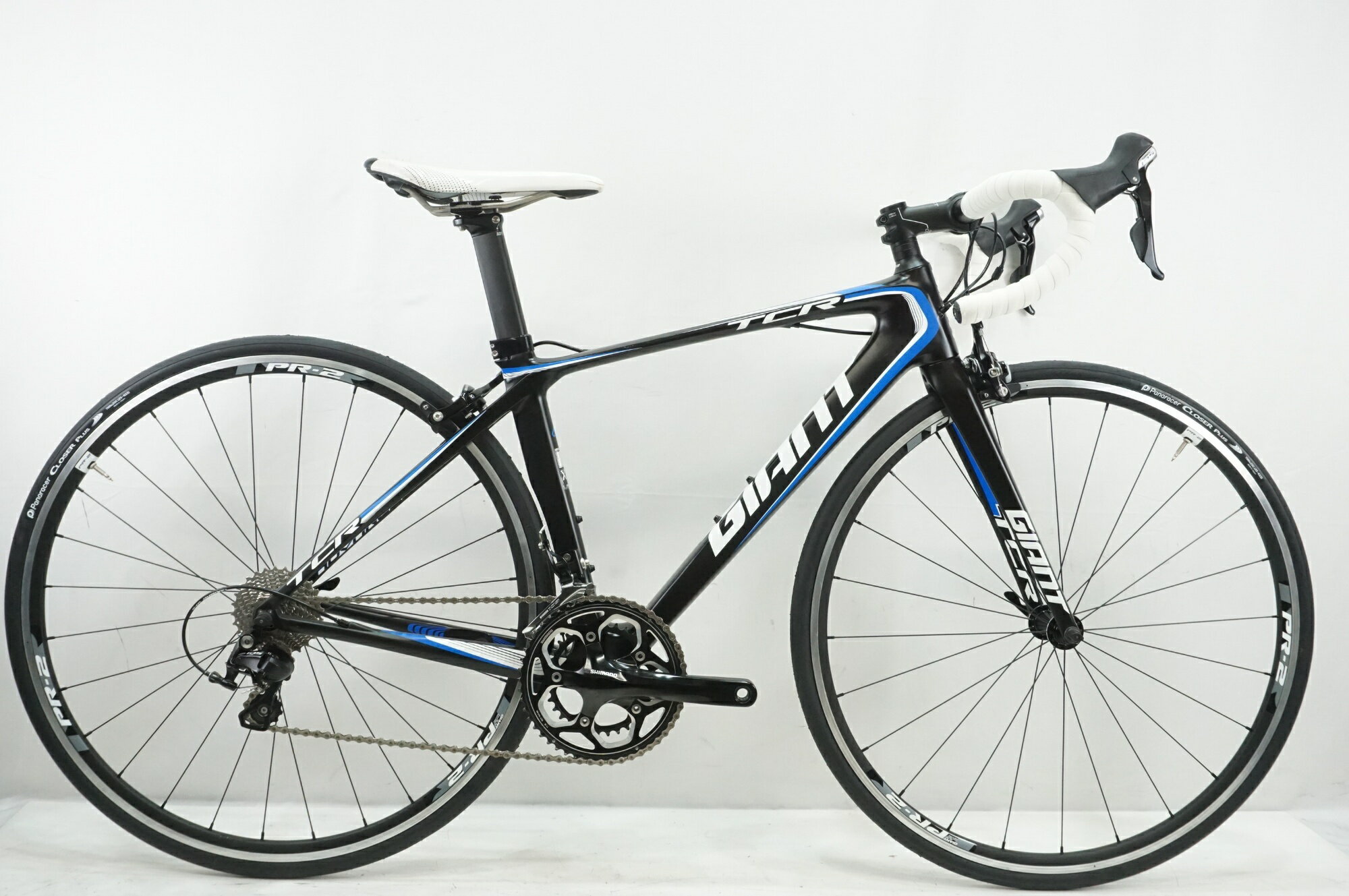 ■商品情報 メーカーサイズ：XS シートチューブ(C-T)：430mm トップチューブ(C-C)：515mm(ホリゾンタル換算) 適応身長：155-170cm(目安) 重量：約約7.7kg フレーム材質：カーボン シフター：SHIMANO ...