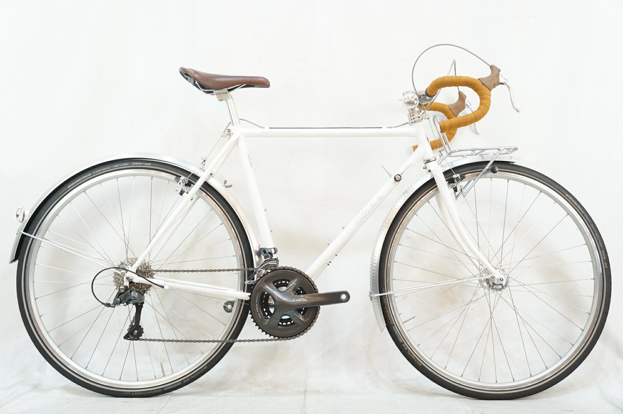 ■商品情報メーカーサイズ:54シートチューブ(C-T): 540mmトップチューブ(C-C):540mm(ホリゾンタル換算)適応身長:173-180cm(目安)重量:約12.4kgフレーム材質:クロモリフロントフォーク:クロモリメインコンポ...