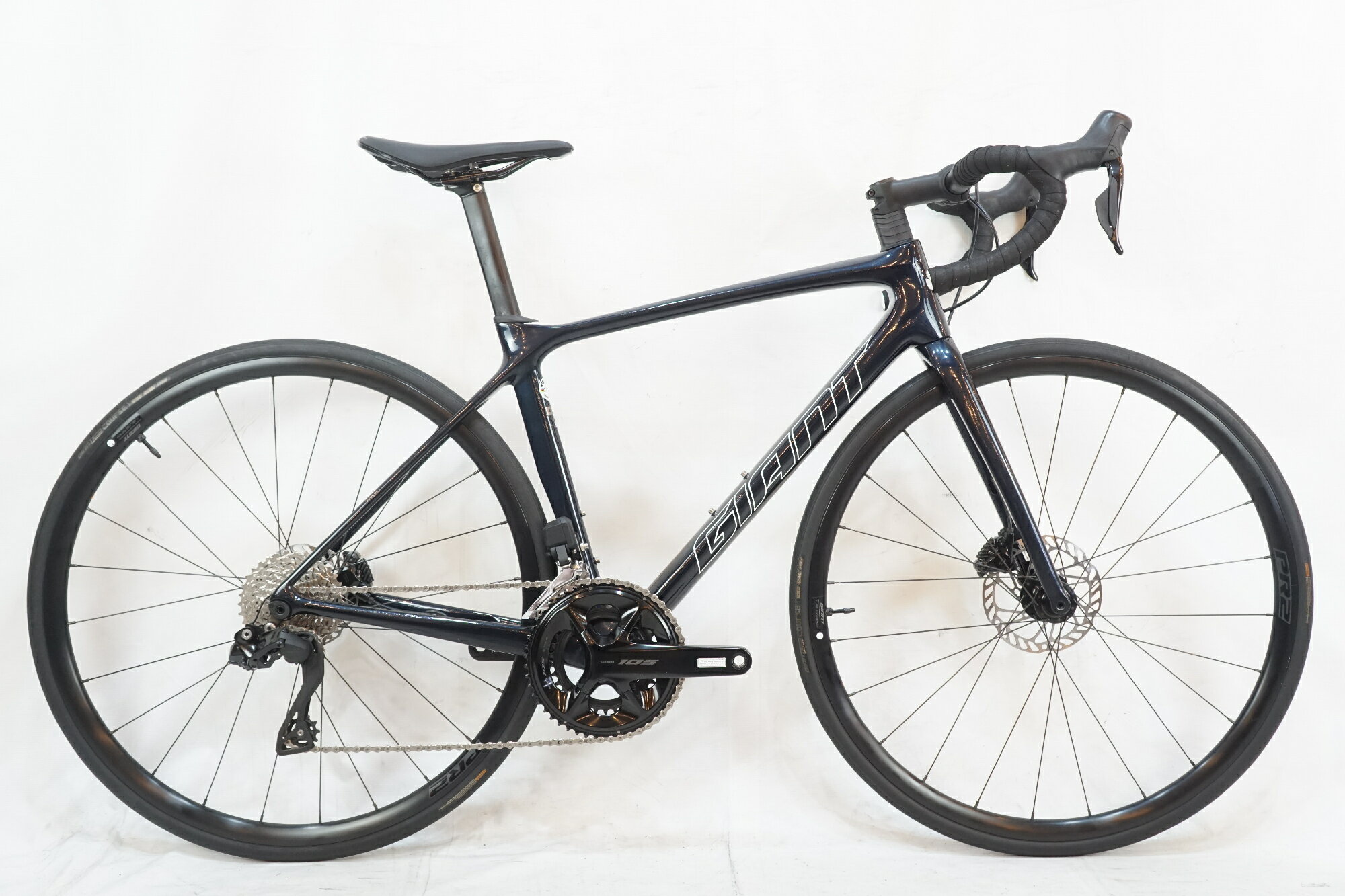 ■商品情報メーカーサイズ:Sシートチューブ(C-T): 445mmトップチューブ(C-C):535mm(ホリゾンタル換算)適応身長:165-175cm(目安)重量:約8.3kgフレーム材質:カーボンフロントフォーク:カーボンメインコンポ:S...