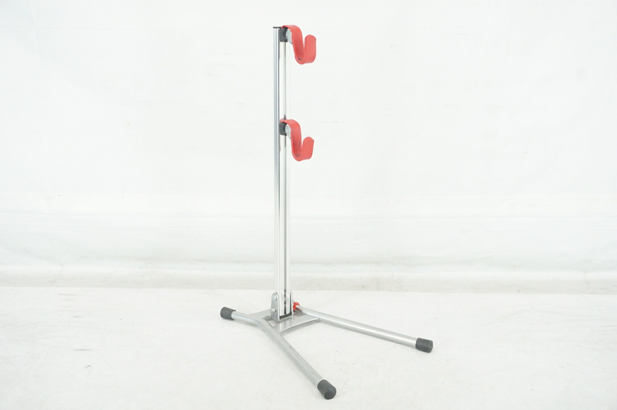 ■状態・使用による傷や汚れ等がございますが、大きなダメージ等はなく中古品としては比較的良好な状態です。■付属品※画像に掲載している物で全てでございます。※画像にないものは欠品となりますためご注意ください。※掲載画像以外にもキズや汚れはござい...