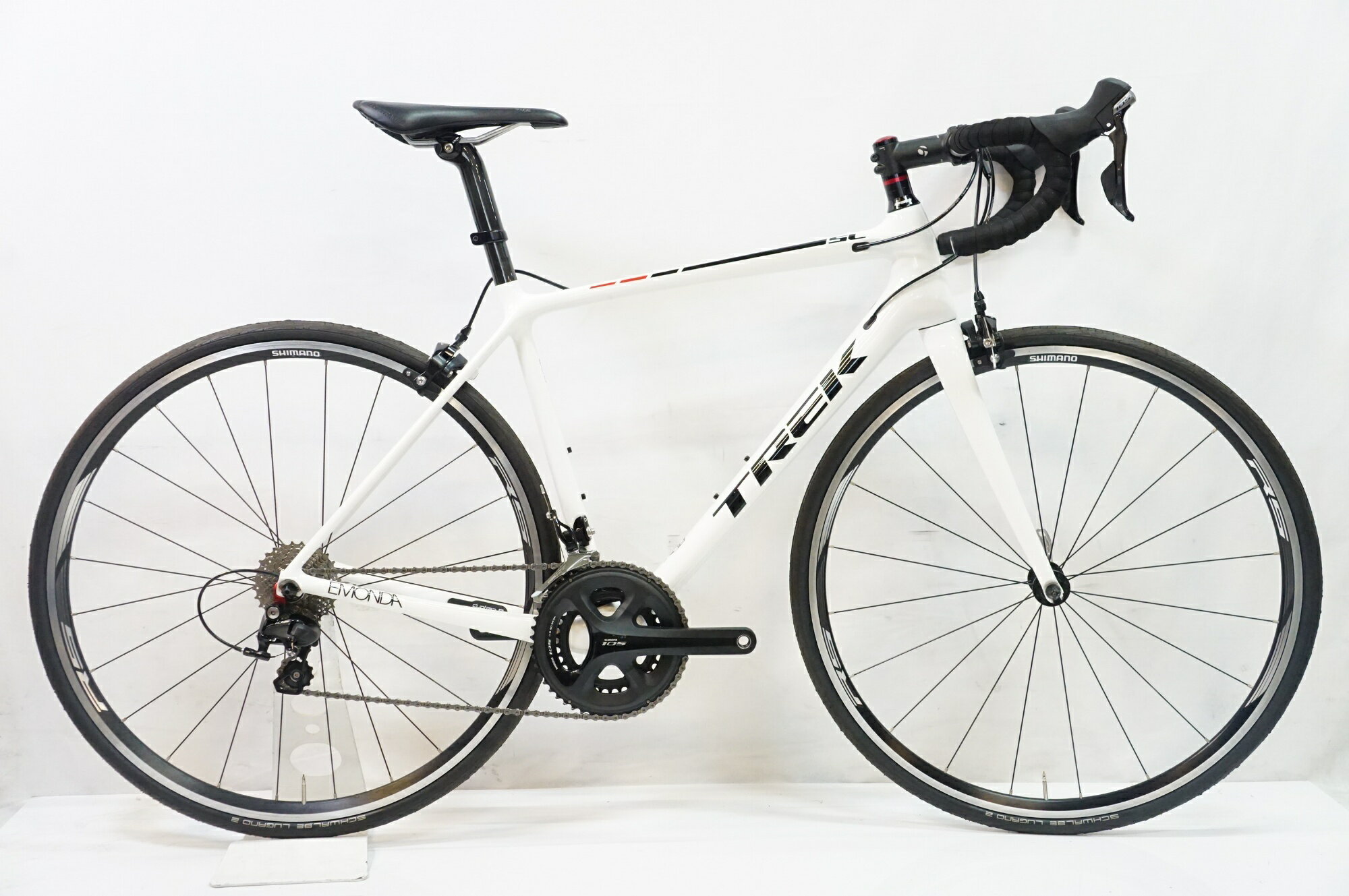 ■商品情報 サイズ: 54 トップチューブ(C-C): 543mm(水平換算) 適応身長: 約167-174cm(目安) 重量: 約8.3kg フレーム/フォーク: カーボン メインコンポ: SHIMANO 105 5800 (レバー、FD...