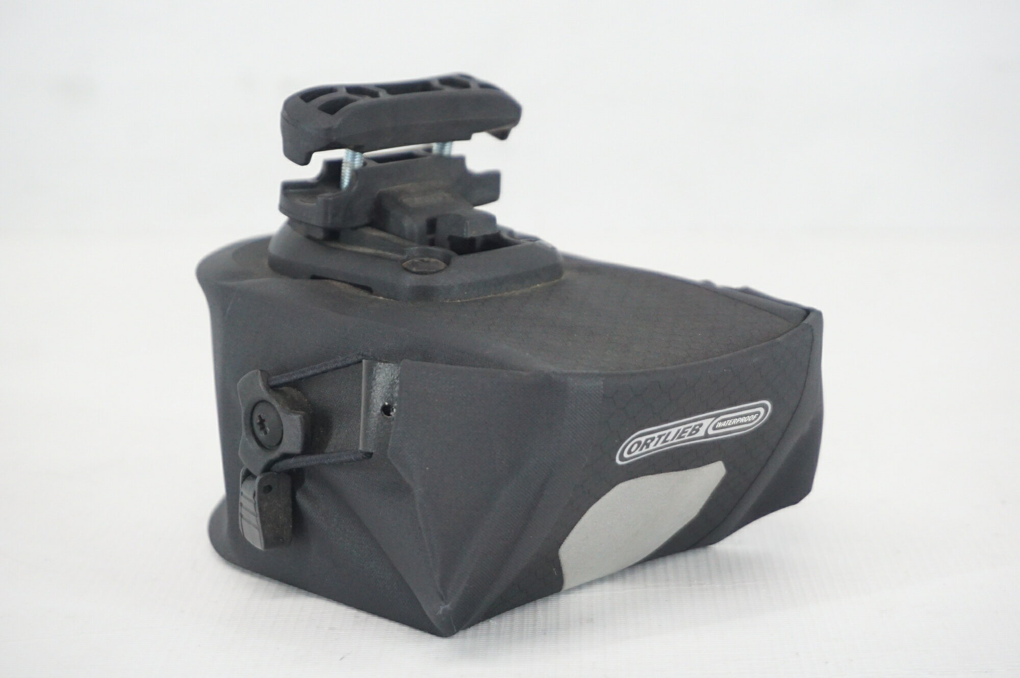 ■状態・使用による傷や汚れ等がございますが、大きなダメージ等はなく中古品としては比較的良好な状態です。■付属品※画像に掲載している物で全てでございます。※画像にないものは欠品となりますためご注意ください。※掲載画像以外にもキズや汚れはござい...