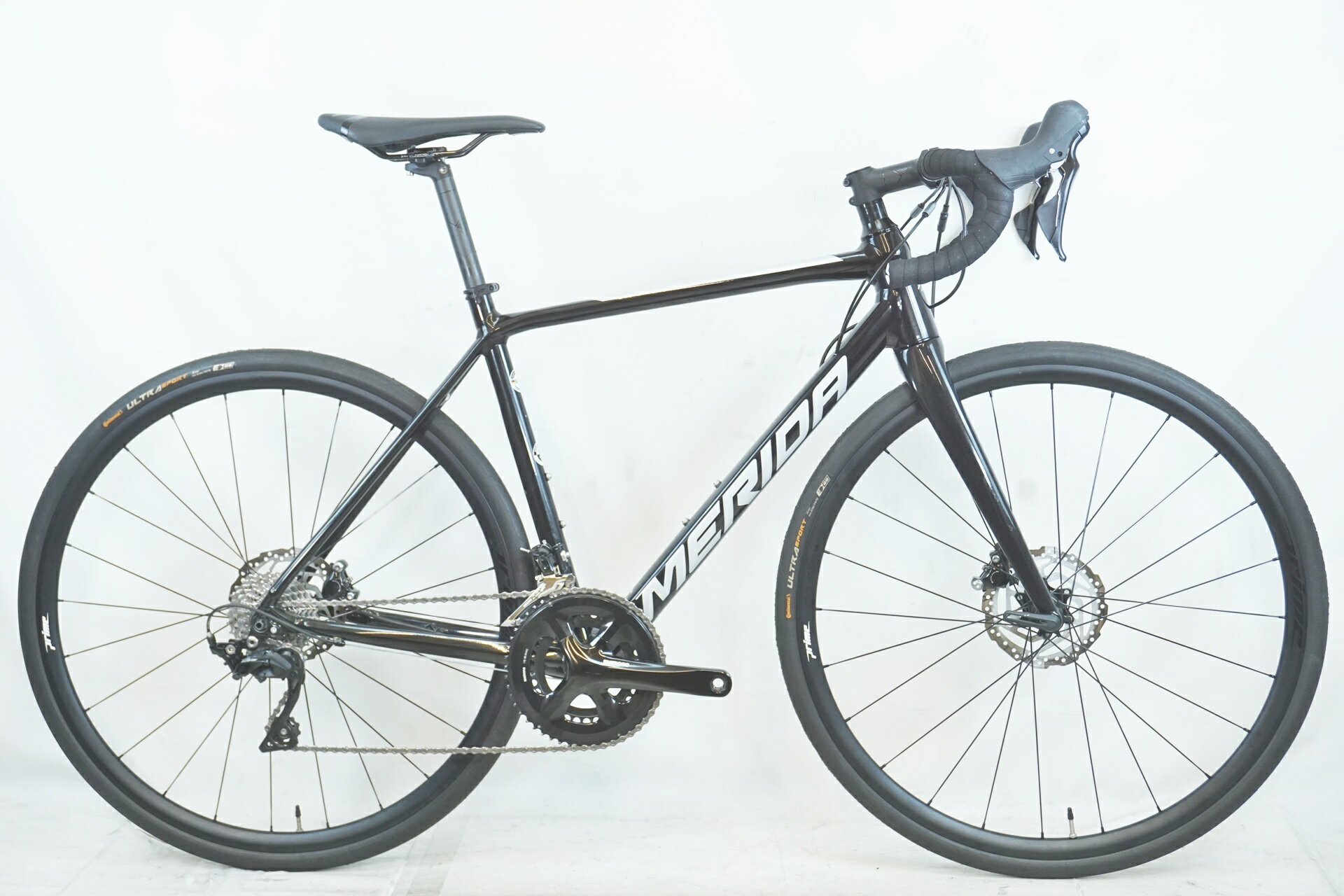 ■商品情報 メーカーサイズ:50/S シートチューブ(C-T): 500mm トップチューブ(C-C):530mm(ホリゾンタル換算) 適応身長:165-175cm(目安) 重量:約9.09kg フレーム材質:アルミ フロントフォーク:カー...