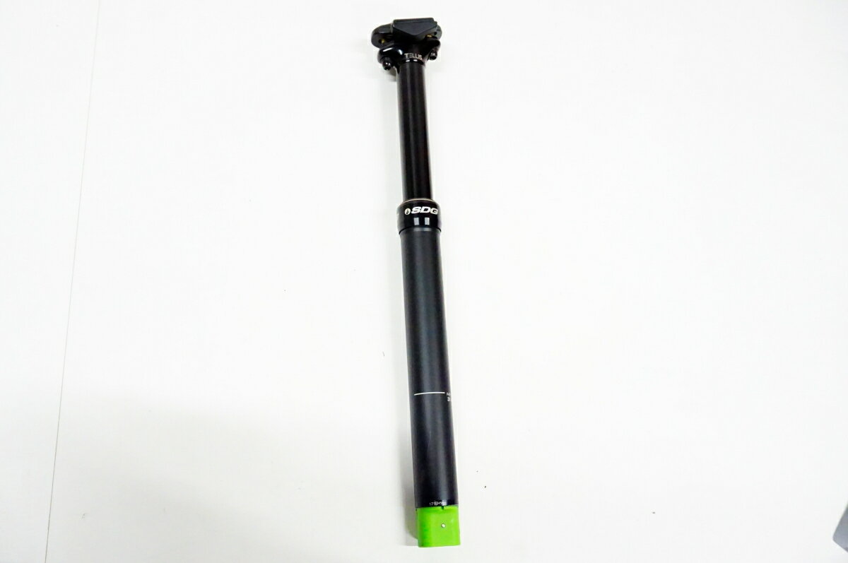 ■詳細 ・シートポスト長：390mm ・クランプ径：31.6mm ■状態 ・使用に伴うキズ、汚れがございます。 ・動作確認済みです。 ・レバーは欠品しております。 【付属品】 ※画像に掲載している物で全てでございます。 ※画像にないものは欠...