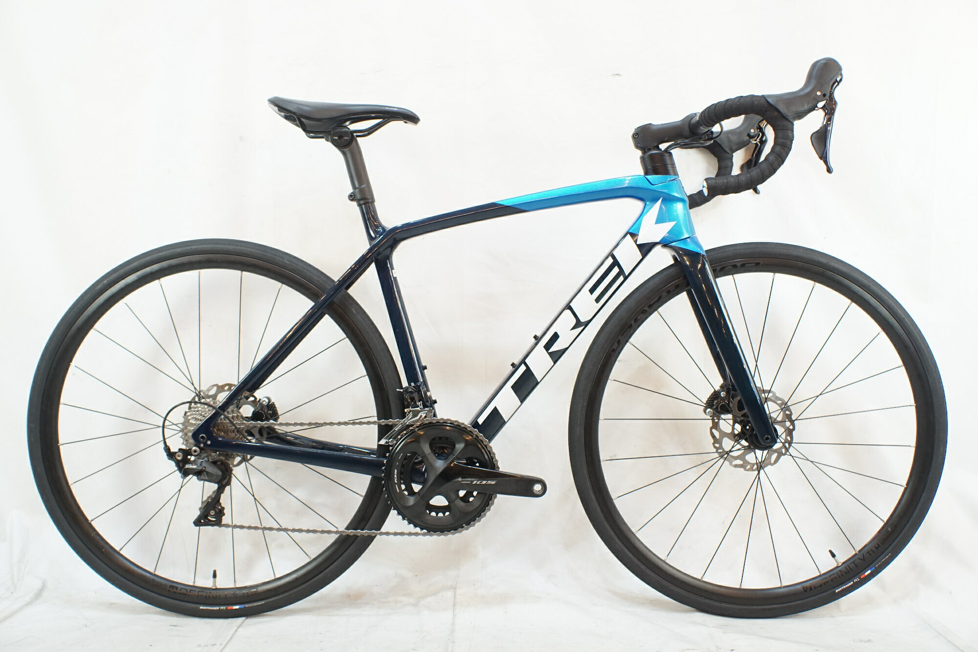 ■商品情報メーカーサイズ:52シートチューブ(C-T): 483mmトップチューブ(C-C):534mm(ホリゾンタル換算)適応身長:166-172cm(目安)重量:約9.1kgフレーム材質:カーボンフロントフォーク:カーボンメインコンポ:...
