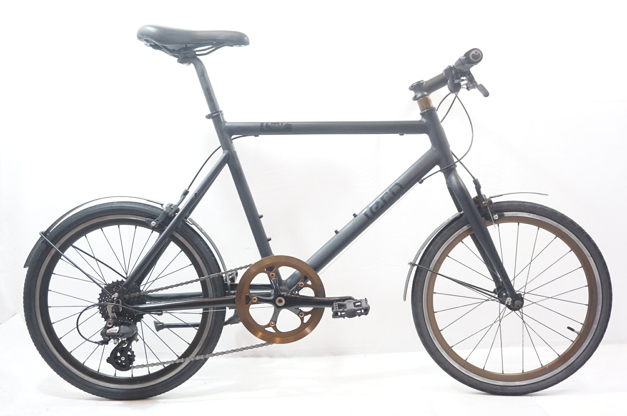 ■商品情報 メーカーサイズ:50 シートチューブ(C-T): 500 トップチューブ(C-C):545mm(ホリゾンタル換算) 適応身長:165-175cm(目安) 重量:約10.7kg フレーム材質:アルミ フロントフォーク:ハイテン レ...