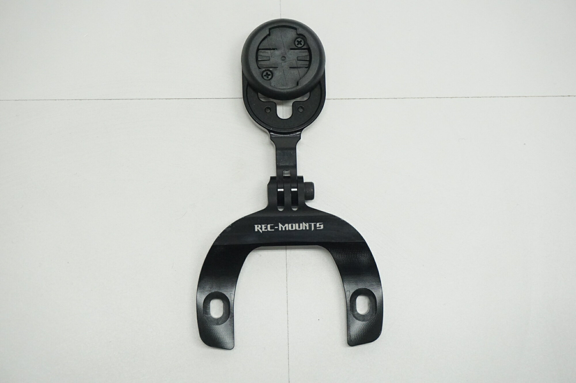 ■商品情報・重量：約75 g(実測値)・GARMINマウント■付属品・なし（付属品につきましては、画像に掲載しているものが全てになります。）■状態・全体的に小傷や擦れ、汚れ等の使用感がございますが、実用に問題はございません。 ■注意事項【在...