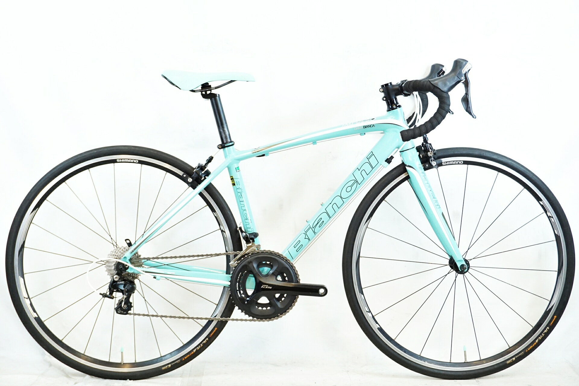 ■商品情報 メーカーサイズ:44 シートチューブ(C-T): 420mm トップチューブ(C-C):510mm(ホリゾンタル換算) 適応身長:155-165cm(目安) 重量:約9.1kg フレーム材質:アルミ フロントフォーク:カーボン ...