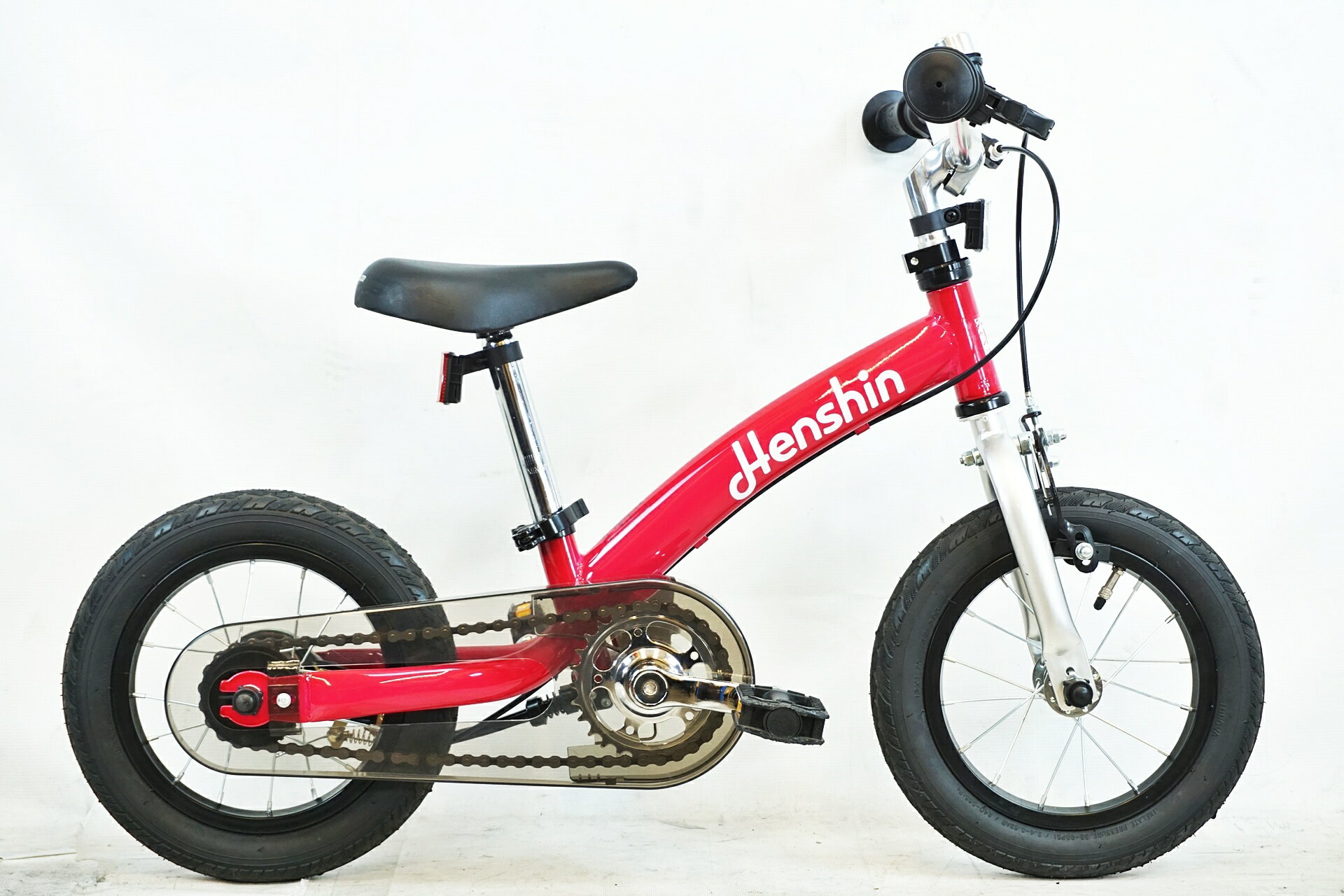 ■商品情報 メーカーサイズ：12インチ 変速段数：1×1 適応身長：約83-106cm 付属品：純正ポンプ、お出かけバッグ(キッズバイクが入る収納袋です) ■状態 ・使用による小傷等がございますが、中古品としては良好な状態です。 ・フロント...