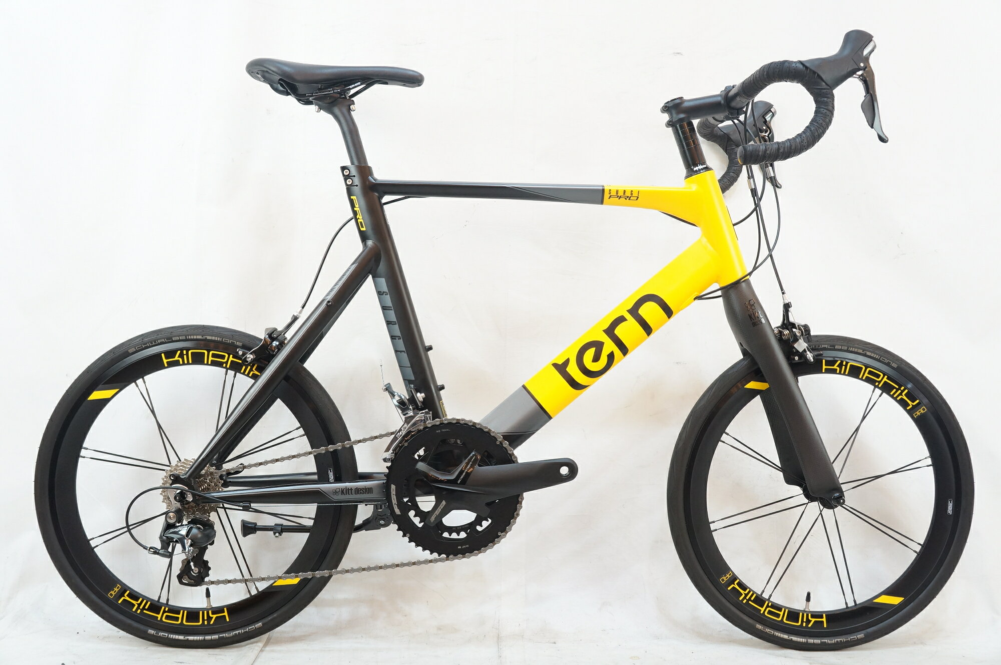 ■商品情報メーカーサイズ:52シートチューブ(C-T): 520mmトップチューブ(C-C):540mm(ホリゾンタル換算)適応身長:170-180cm(目安)重量:約9.5kgフレーム材質:アルミフロントフォーク:カーボンメインコンポ:S...