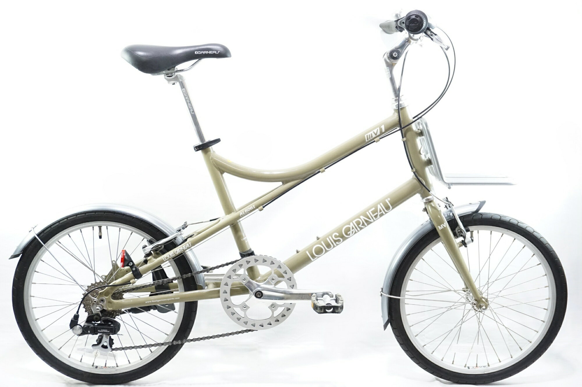 ■商品情報メーカーサイズ:410シートチューブ(C-T): 410mmトップチューブ(C-C):560mm(ホリゾンタル換算)適応身長:155-180cm(目安)重量:約12.46kgフレーム材質:アルミフロントフォーク:スチールシフター:...
