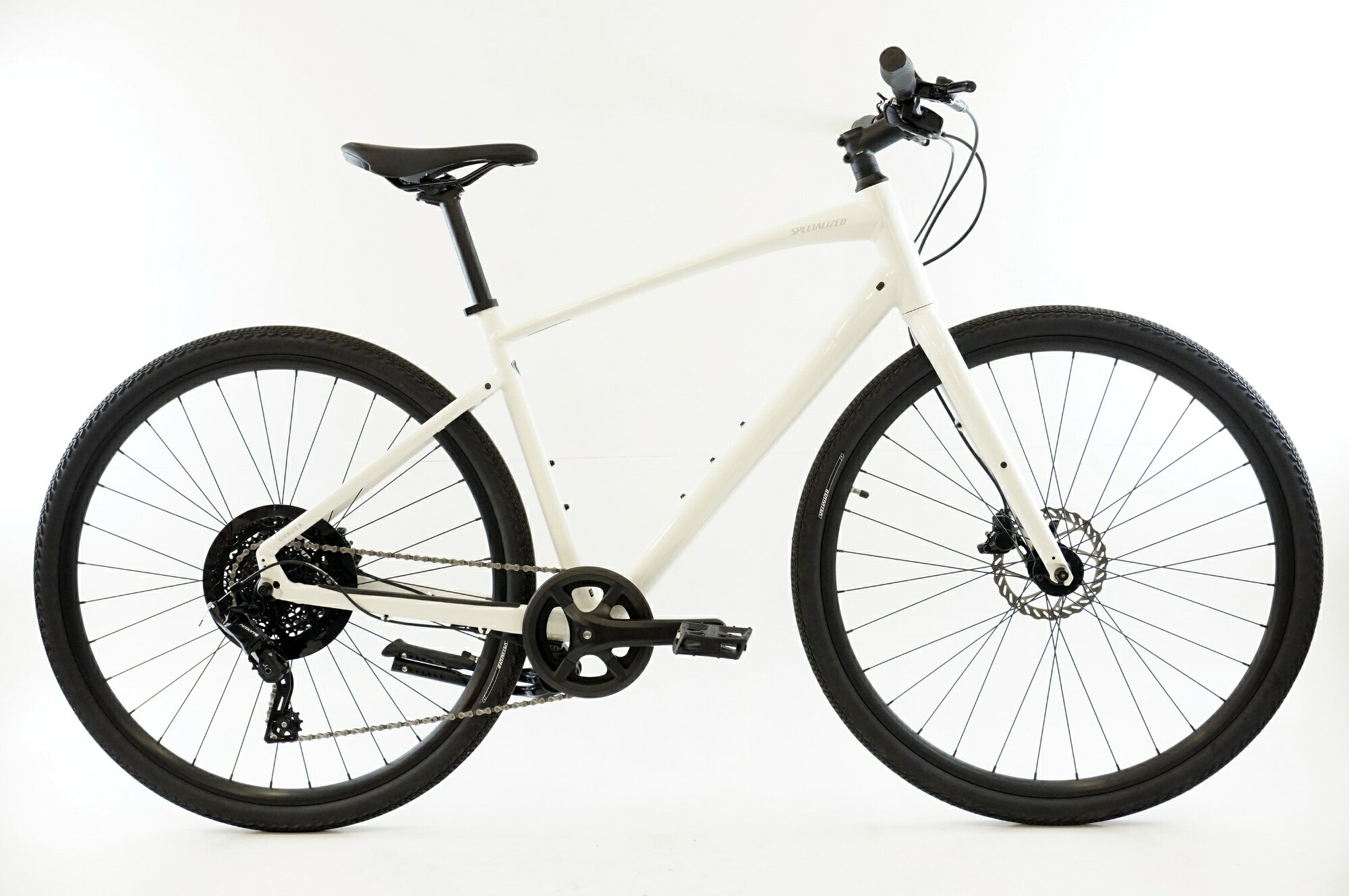 ■商品情報 メーカーサイズ:M シートチューブ(C-T): 470mm トップチューブ(C-C):574mm(ホリゾンタル換算) 適応身長:165-175cm(目安) 重量:約13kg フレーム材質:アルミ フロントフォーク:スチール レバ...