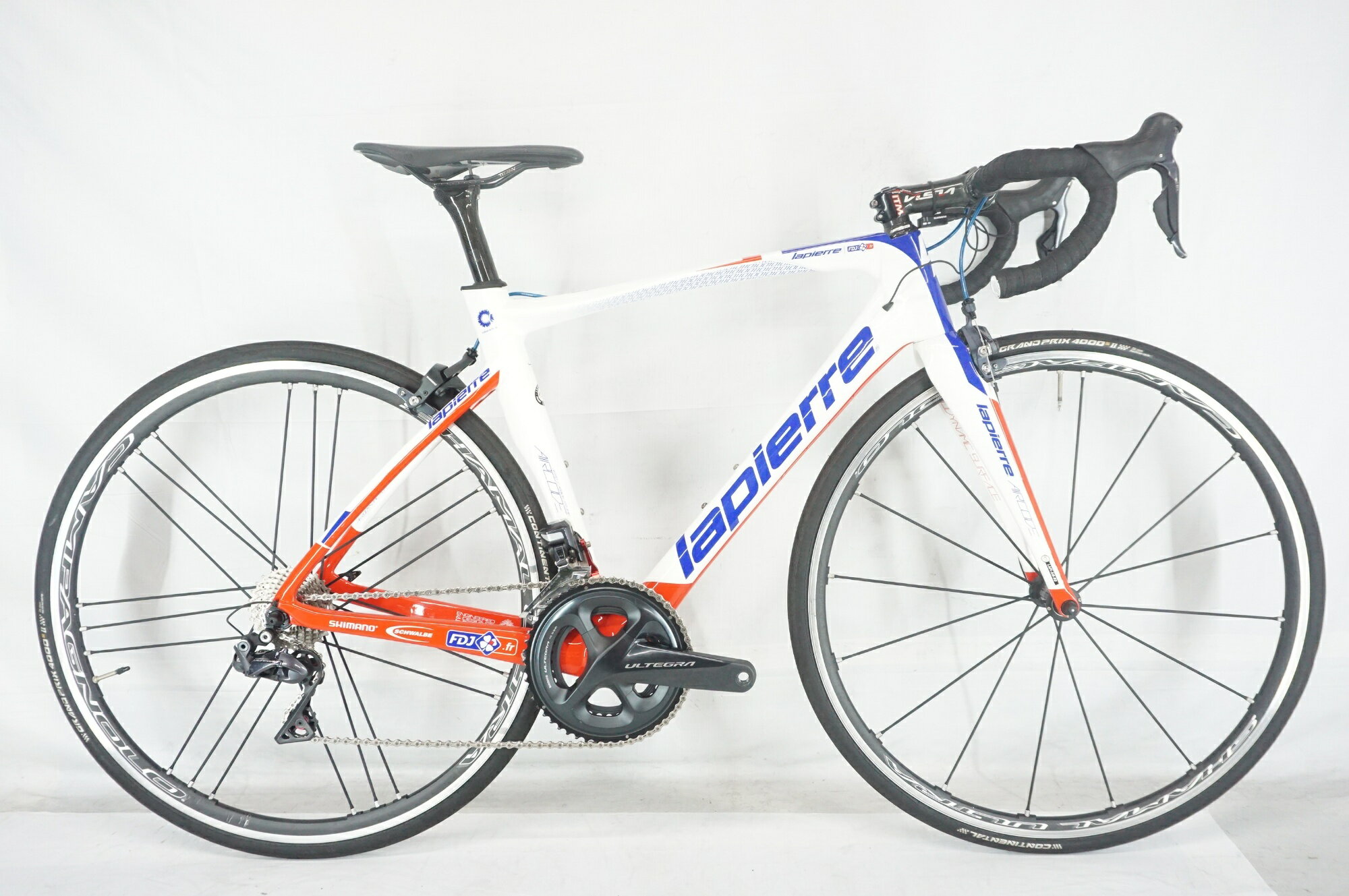 ■商品情報 メーカーサイズ：49シートチューブ(C-T):500mmトップチューブ(C-C):530mm(ホリゾンタル換算)適応身長:168-173cm(目安)重量：約7.1kgフレーム材質：カーボンフロントフォーク：カーボンコンポ：SHI...