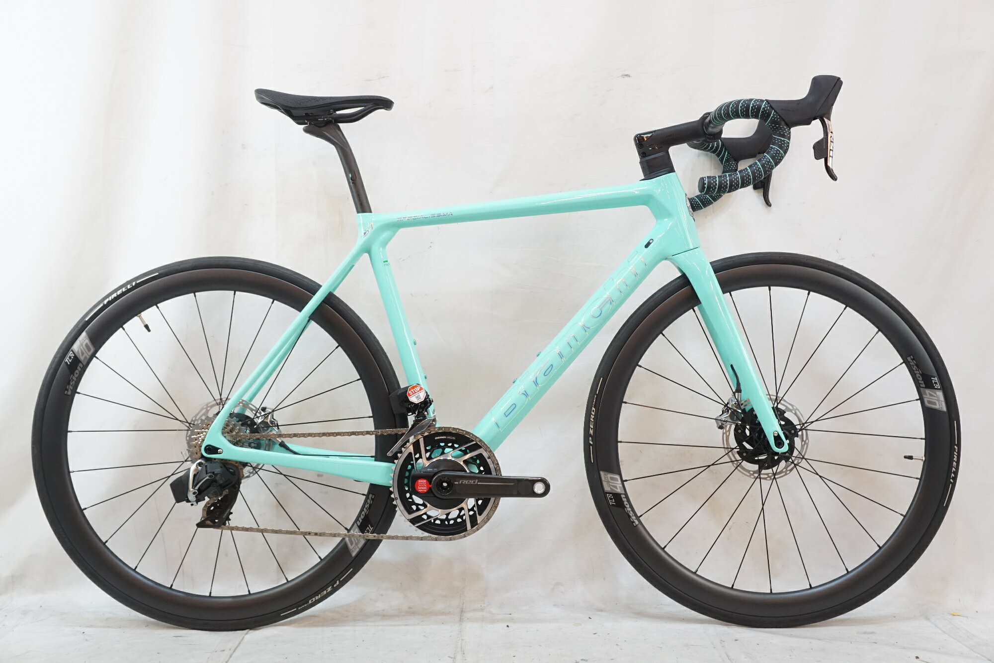 ■商品情報メーカーサイズ:55シートチューブ(C-T): 500mmトップチューブ(C-C):550mm(ホリゾンタル換算)適応身長:175-180cm(目安)重量:約7.3kgフレーム材質:カーボンフロントフォーク:カーボンメインコンポ:...