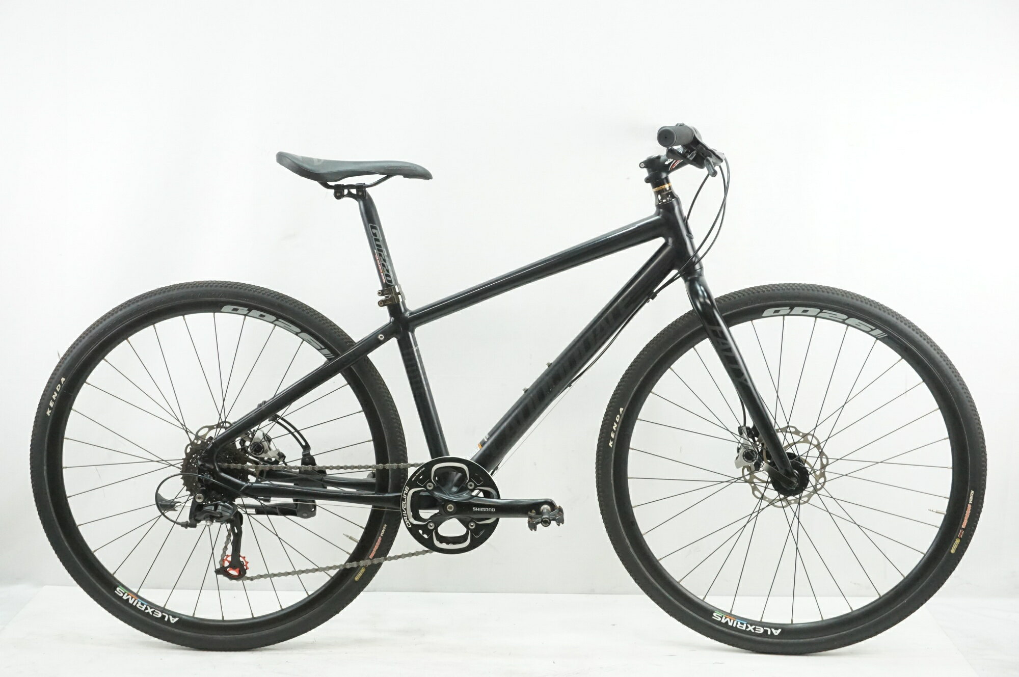 ■商品情報 メーカーサイズ：39 シートチューブ(C-T)：390mm(実測値) トップチューブ(C-C)：545mm(ホリゾンタル換算) 適応身長：155-165cm(目安) 重量：約10.9kg フレーム材質：アルミ フロントフォーク：...