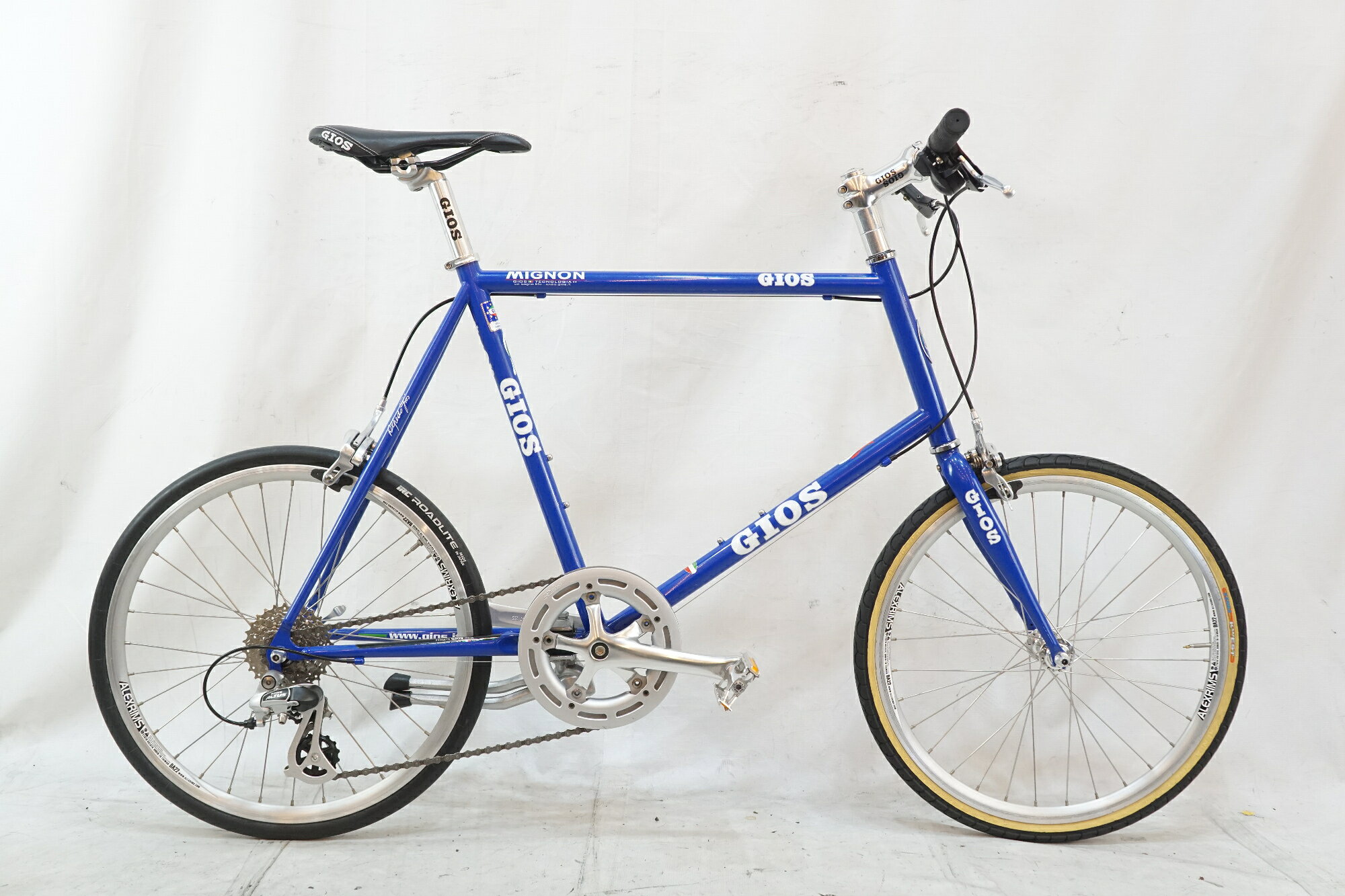■商品情報メーカーサイズ:51シートチューブ(C-T): 510mmトップチューブ(C-C):535mm(ホリゾンタル換算)適応身長:165-175cm(目安)重量:約11kgフレーム材質:クロモリフロントフォーク:クロモリシメインコンポ:...