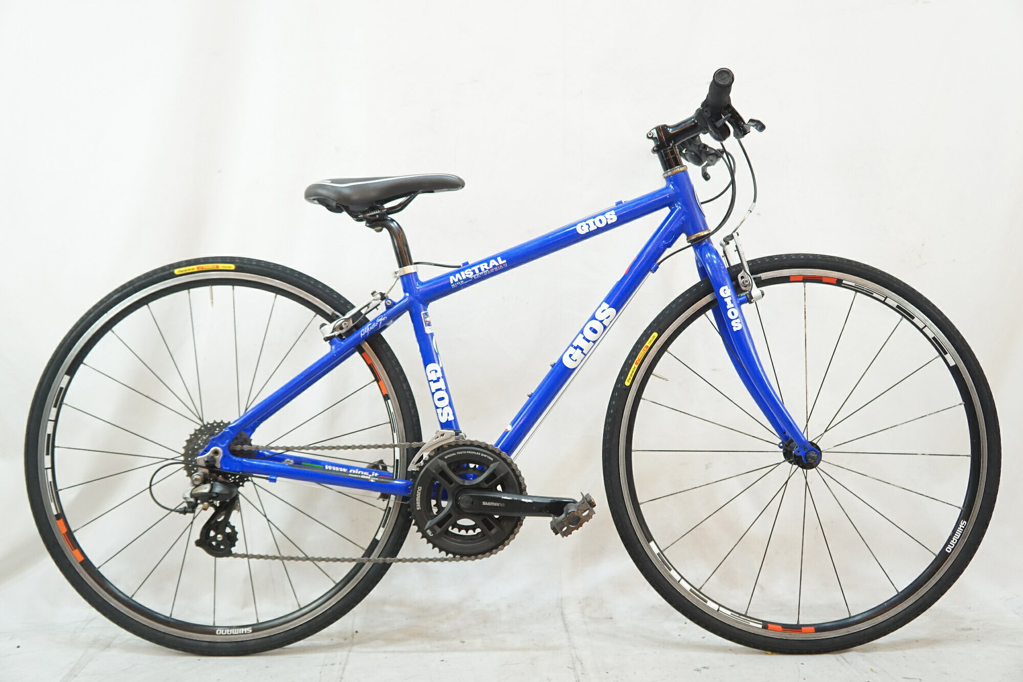 ■商品情報メーカーサイズ:40シートチューブ(C-T): 400mmトップチューブ(C-C):505mm(ホリゾンタル換算)適応身長:150-158cm(目安)重量:約11.3kgフレーム材質:アルミフロントフォーク:クロモリシフトレバー:...