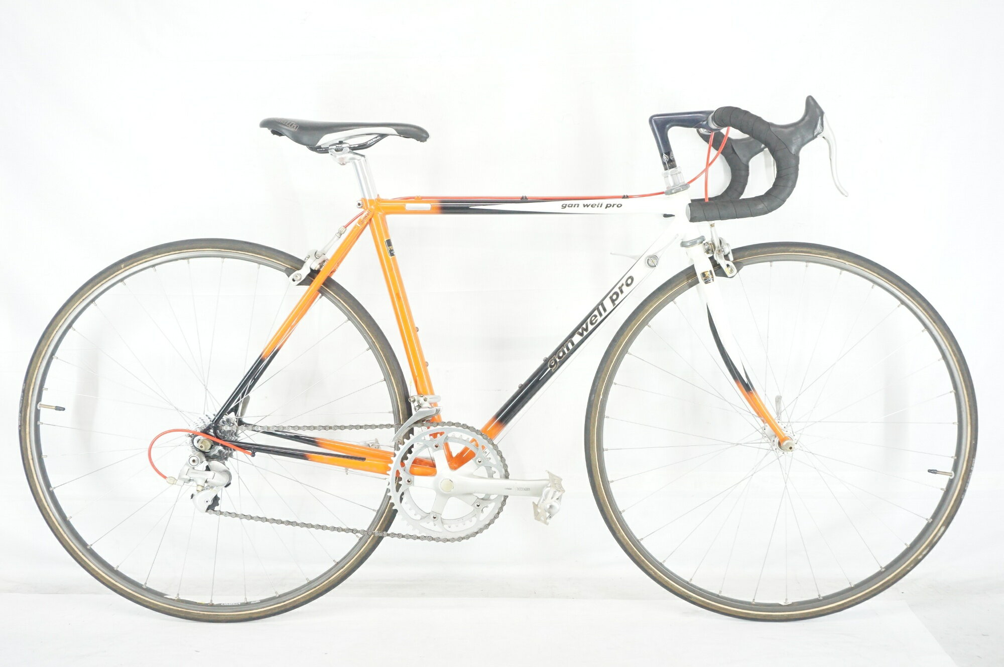 ■商品情報 メーカーサイズ：500シートチューブ(C-T):500mmトップチューブ(C-C):535mm(ホリゾンタル換算)適応身長:165-175cm(目安)重量：約9.4kgフレーム材質：クロモリメインコンポ：SHIMANO 105S...