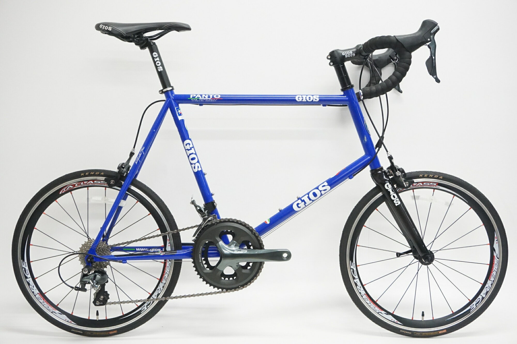 ■商品情報サイズ：51トップチューブ(C-C)：約530mm（ホリゾンタル換算）シートチューブ(C-T)：約520mm（実測値）適応身長：168-180cm(目安)重量：約9.9kgフレーム：クロモリフォーク：アルミ+カーボンレバー：SHI...