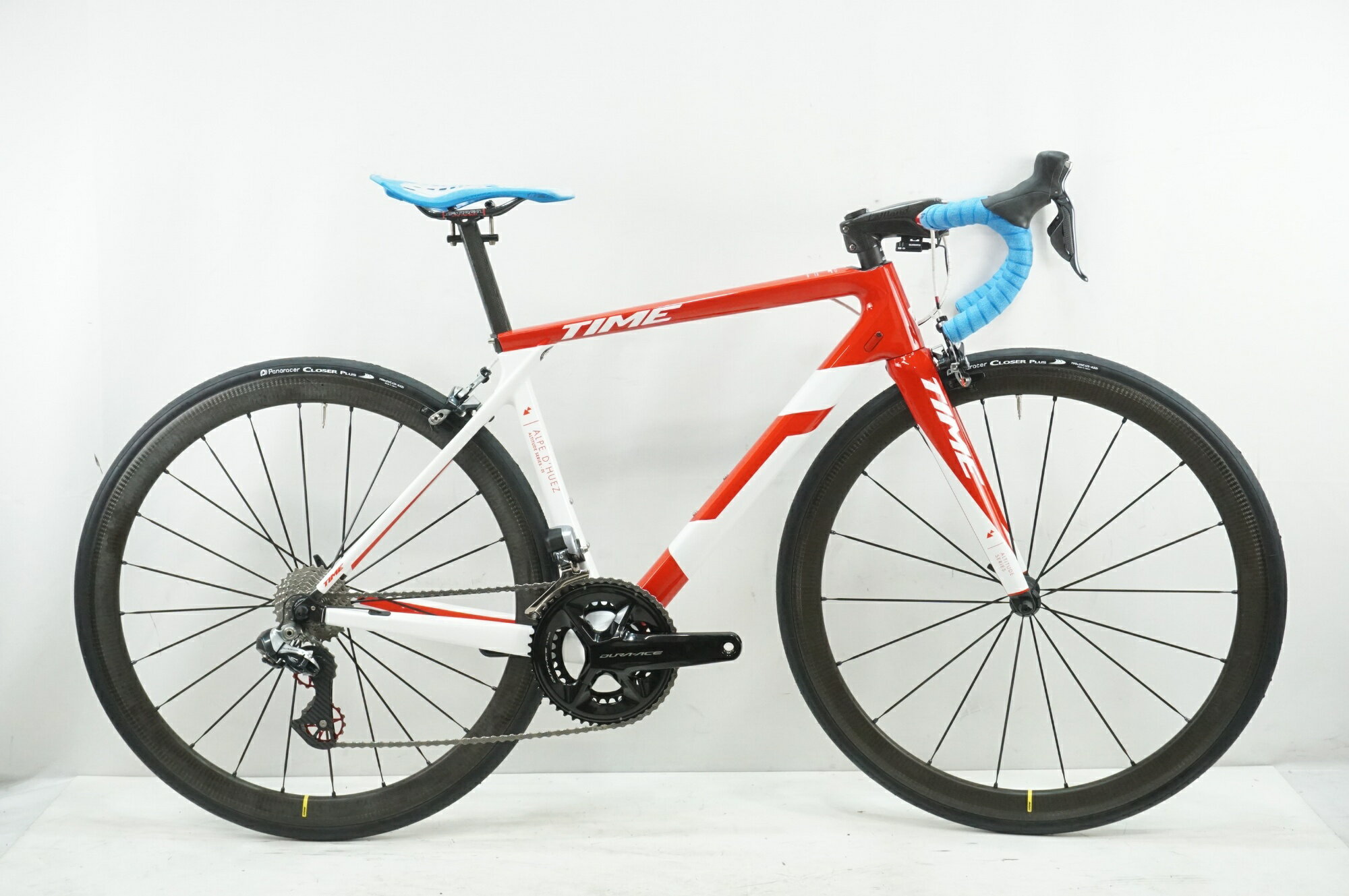 ■商品情報 メーカーサイズ：XXS シートチューブ(C-T)：450mm(実測値) トップチューブ(C-C)：515mm(ホリゾンタル換算) 適応身長：160-170cm(目安) 重量：約6.6kg フレーム材質：カーボン フロントフォーク...
