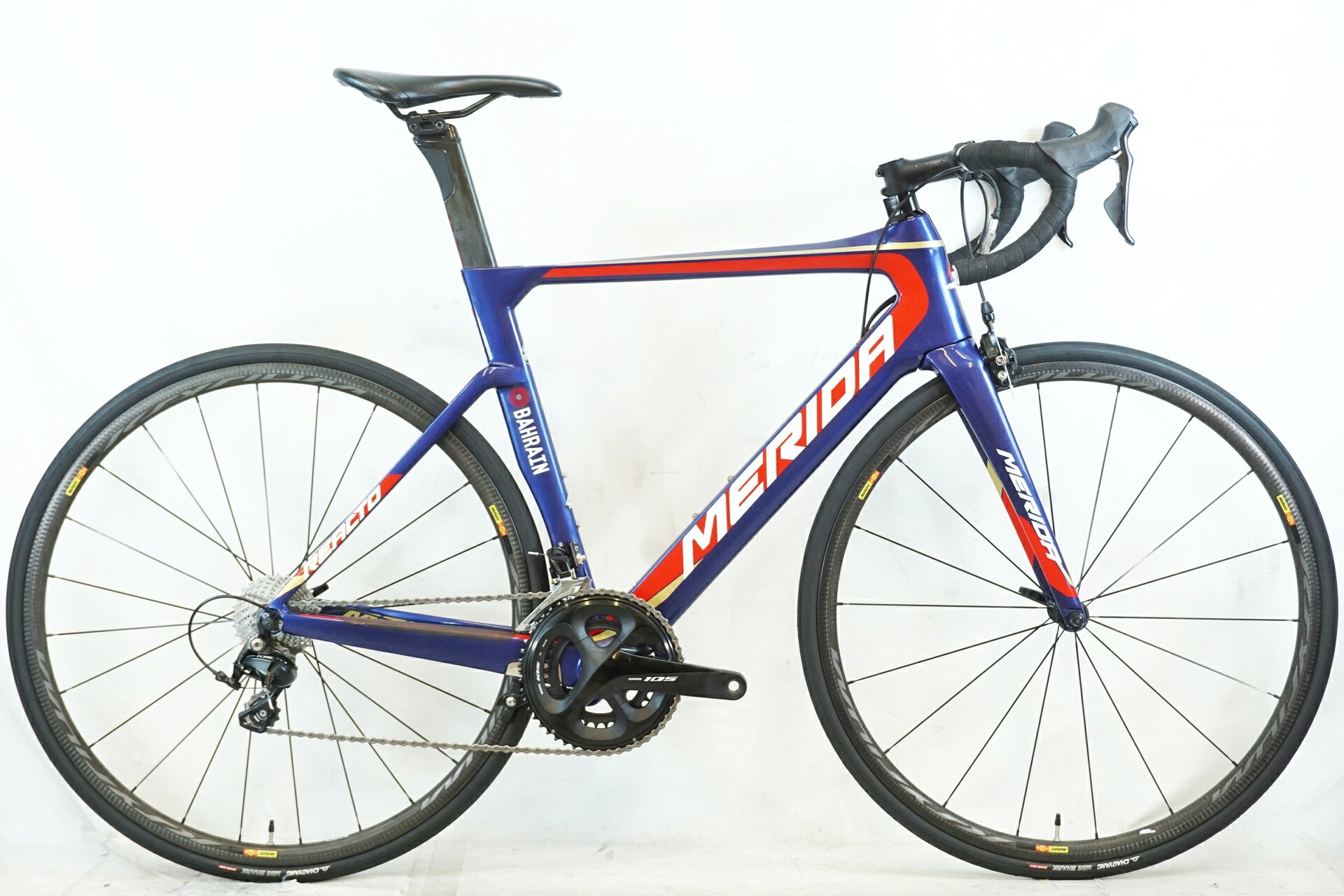 ■商品情報 メーカーサイズ:52 シートチューブ(C-T): 520mm トップチューブ(C-C):545mm(ホリゾンタル換算) 適応身長:170-180cm(目安) 重量:約8.39kg フレーム材質:カーボン フロントフォーク:カーボ...