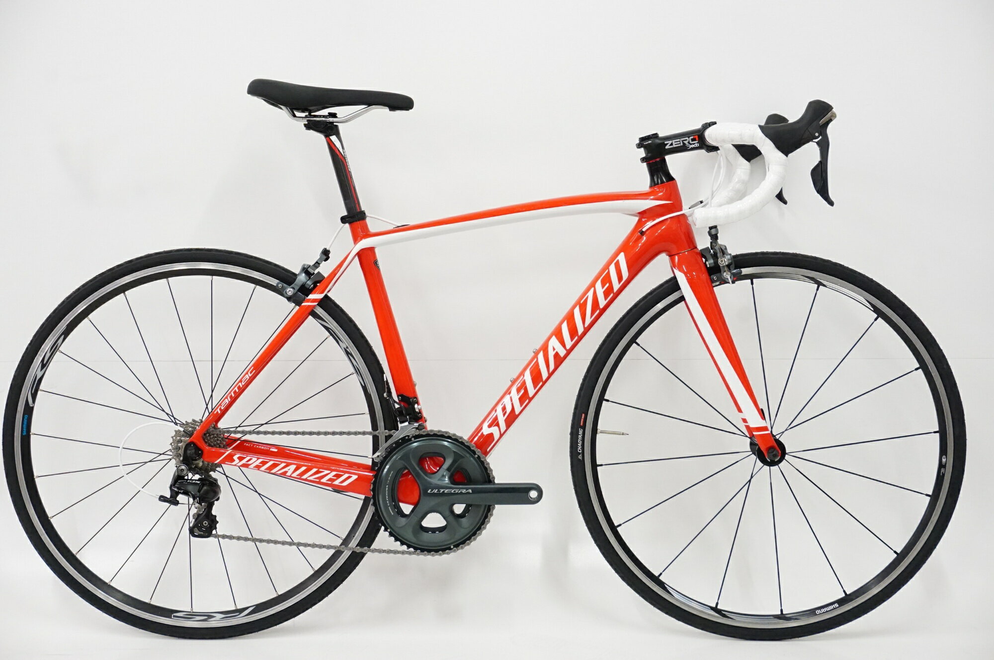 ■商品情報 メーカーサイズ:52 シートチューブ(C-T): 490mm トップチューブ(C-C):537mm(ホリゾンタル換算) 適応身長:165-175cm(目安) 重量:約8.5kg フレーム材質:カーボン フロントフォーク:カーボン...