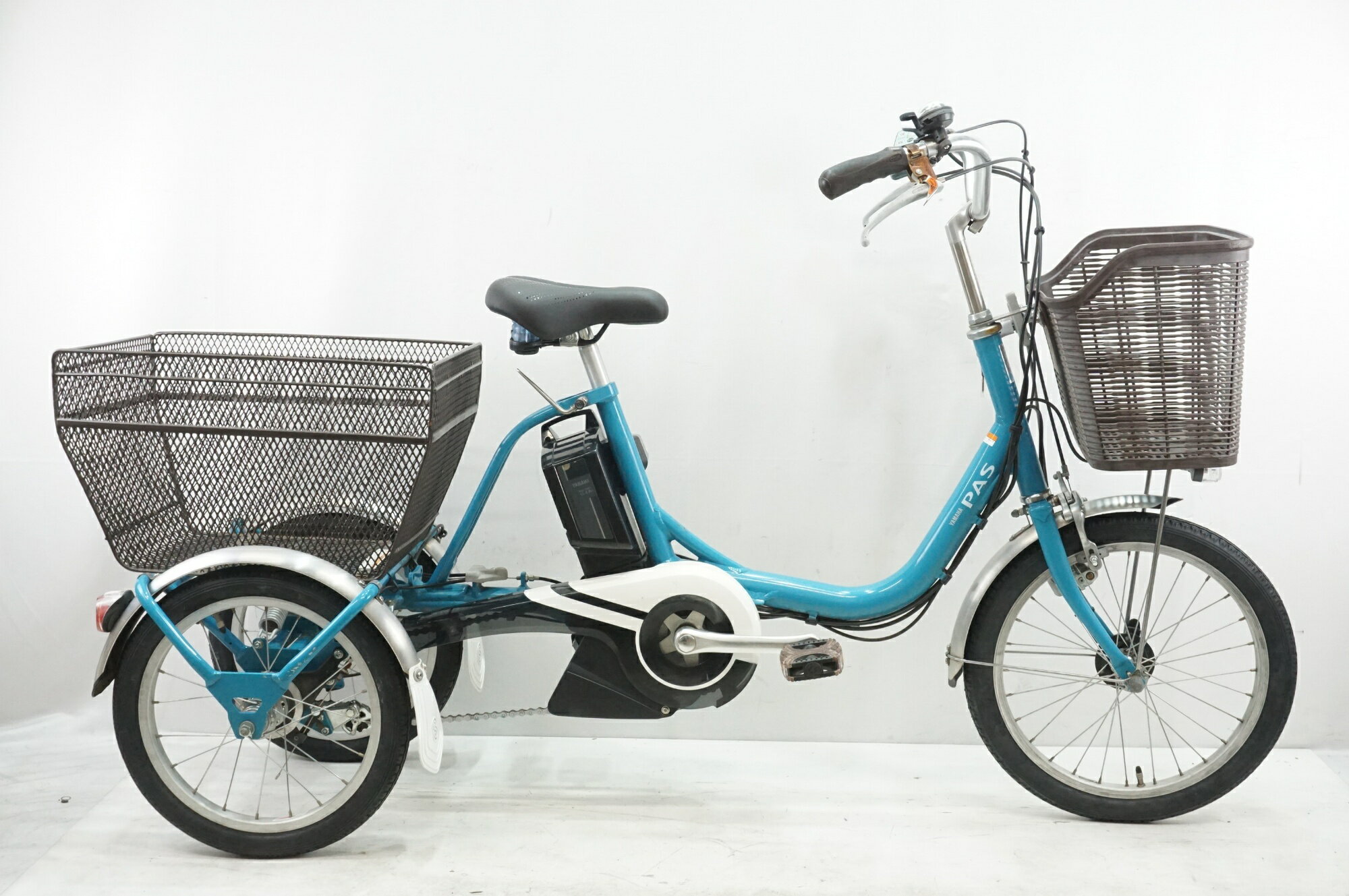 ■商品情報 メーカーサイズ:ワンサイズ 変速段数:内装3段 タイヤサイズ:18×1.75 / 16×1.75 バッテリー容量:15.4Ah 補助走行距離:約77km(エコモード) 充電時間:約4時間 適応身長:139cm以上(目安) 新品参...