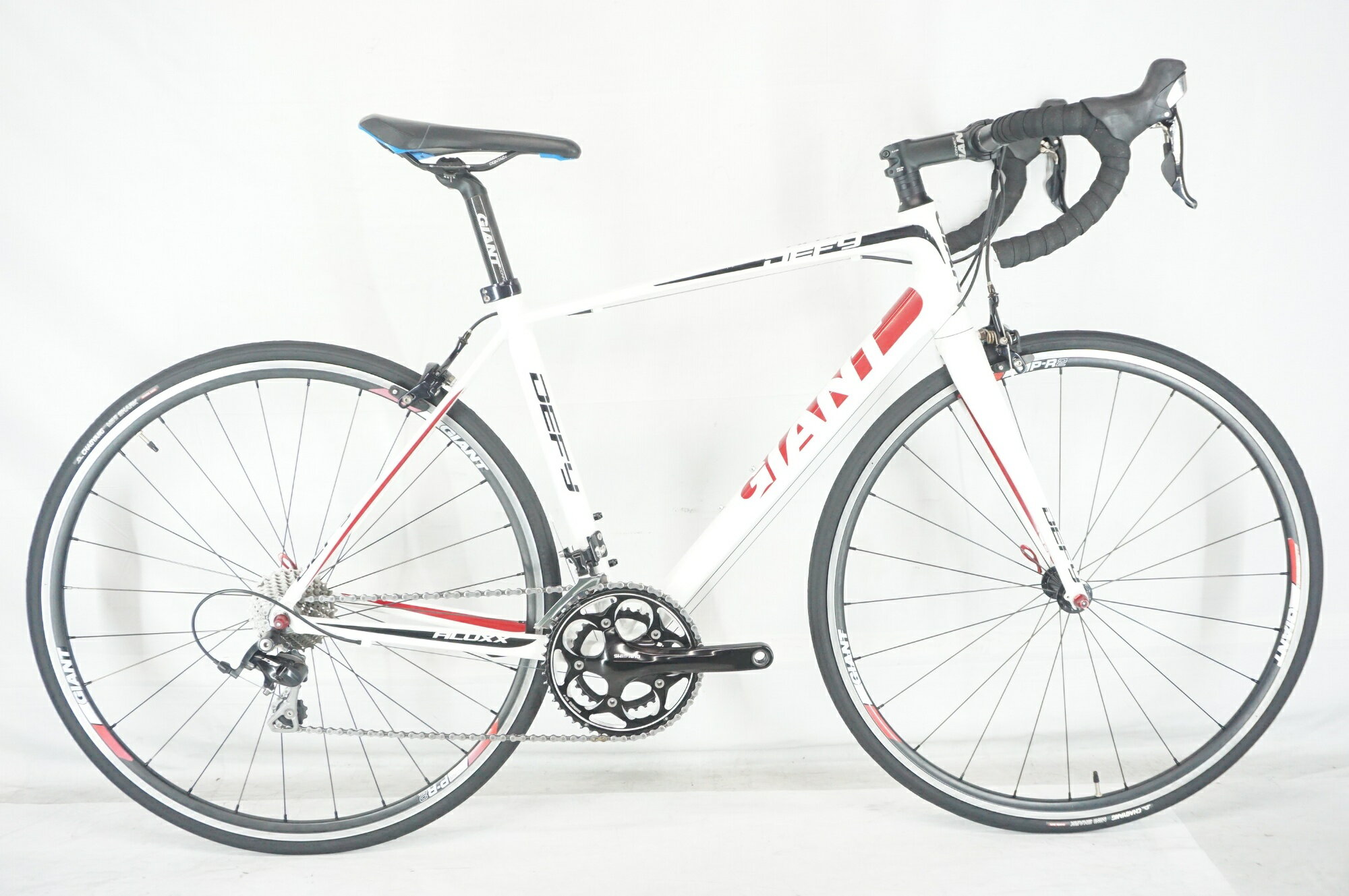 ■商品情報 メーカーサイズ：Mシートチューブ(C-T):500mmトップチューブ(C-C):545mm(ホリゾンタル換算)適応身長:170-185cm(目安)重量：約9.2kgフレーム材質：アルミメインコンポ:SHIMANO 105 570...