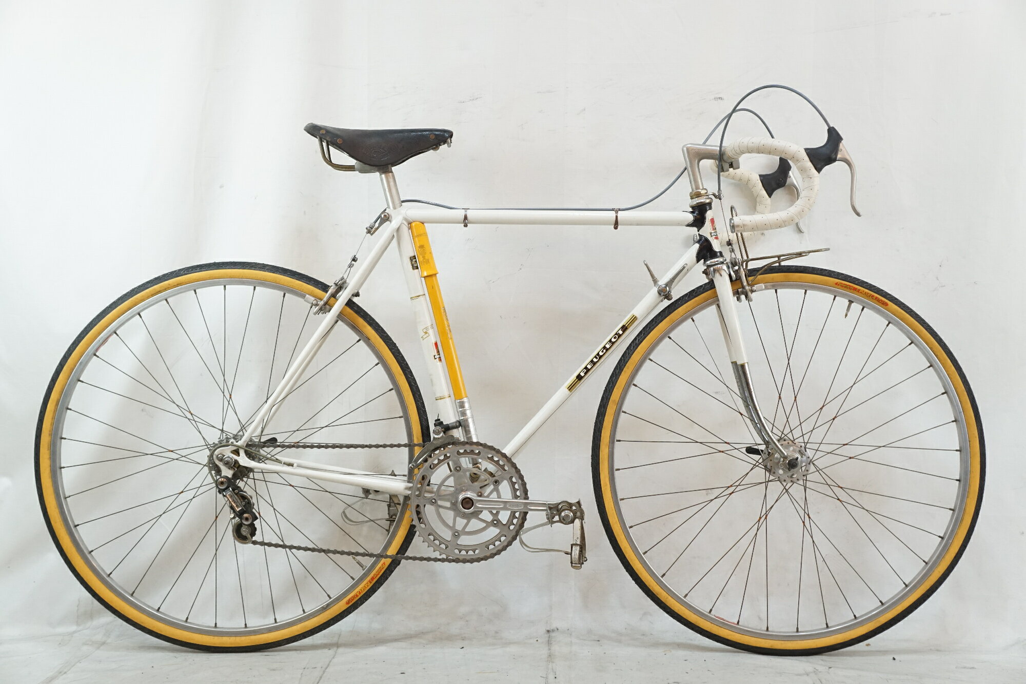 ■商品情報シートチューブ(C-T): 540mmトップチューブ(C-C):550mm(ホリゾンタル換算)適応身長:178-185cm(目安)重量:約11.6kgフレーム材質:クロモリフロントフォーク:クロモリクランク:52-45T 170m...