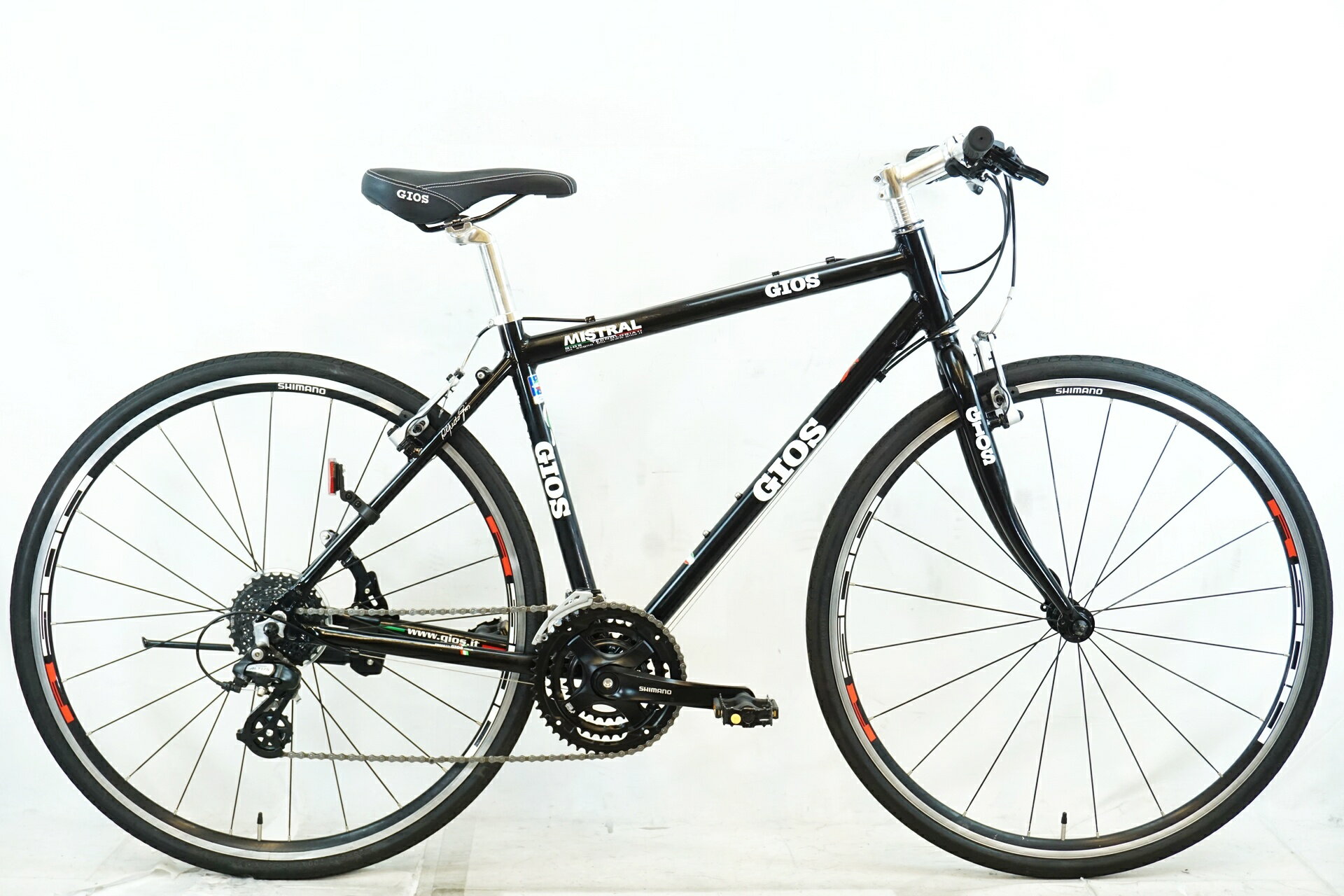 ■商品情報 メーカーサイズ:480 シートチューブ(C-T): 480mm トップチューブ(C-C):545mm(ホリゾンタル換算) 適応身長:165-180cm(目安) 重量:約11.76kg フレーム材質:アルミ フロントフォーク:クロ...