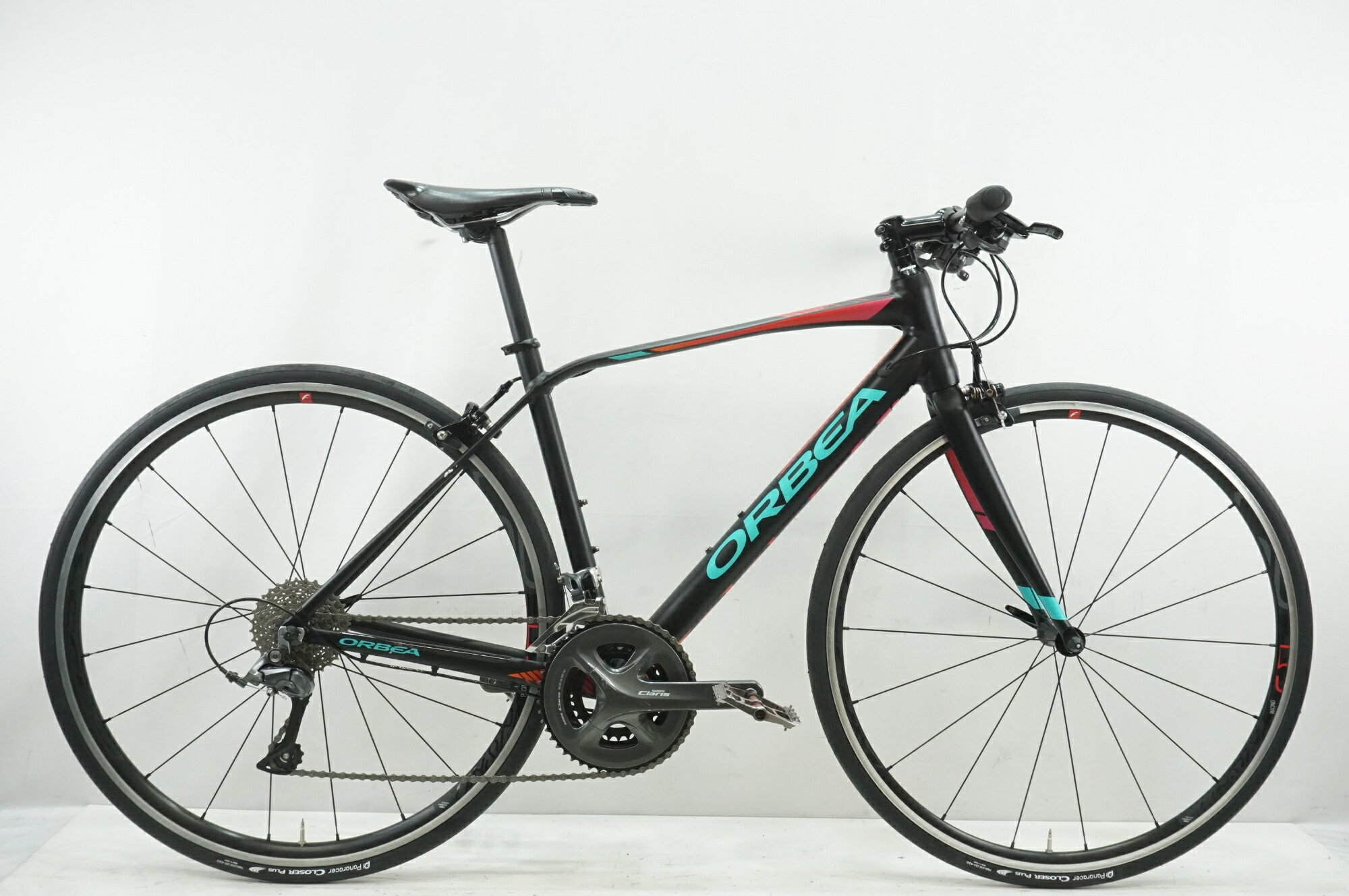 ■商品情報 メーカーサイズ：51 シートチューブ(C-T)：470mm(実測値) トップチューブ(C-C)：535mm(ホリゾンタル換算) 適応身長：165-175cm(目安) 重量：約9.2kg フレーム材質：アルミ フロントフォーク：カ...