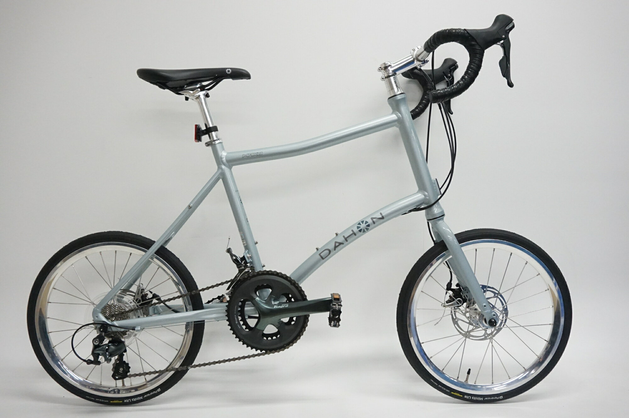 ■商品情報 サイズ：ワンサイズ "トップチューブ(C-C)：約510mm（ホリゾンタル換算） シートチューブ(C-T)：約470mm（実測値） 適応身長：165-175cm(目安) 重量：約9.9kg フレーム：アルミ フォーク：アルミ レ...