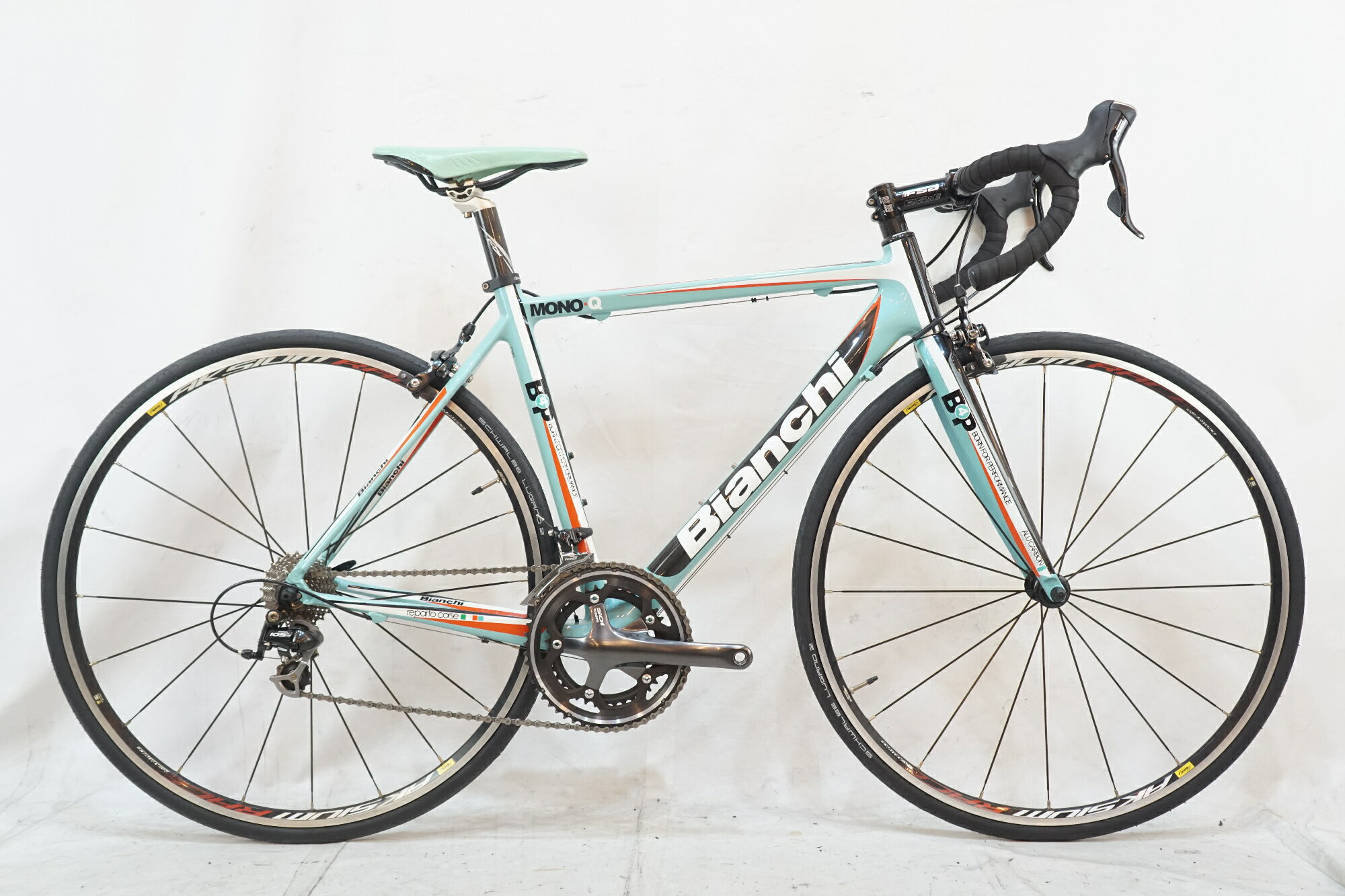 ■商品情報メーカーサイズ:53シートチューブ(C-T): 500mmトップチューブ(C-C):535mm(ホリゾンタル換算)適応身長:170-175cm(目安)重量:約8.5kgフレーム材質:カーボンフロントフォーク:カーボンメインコンポ:...