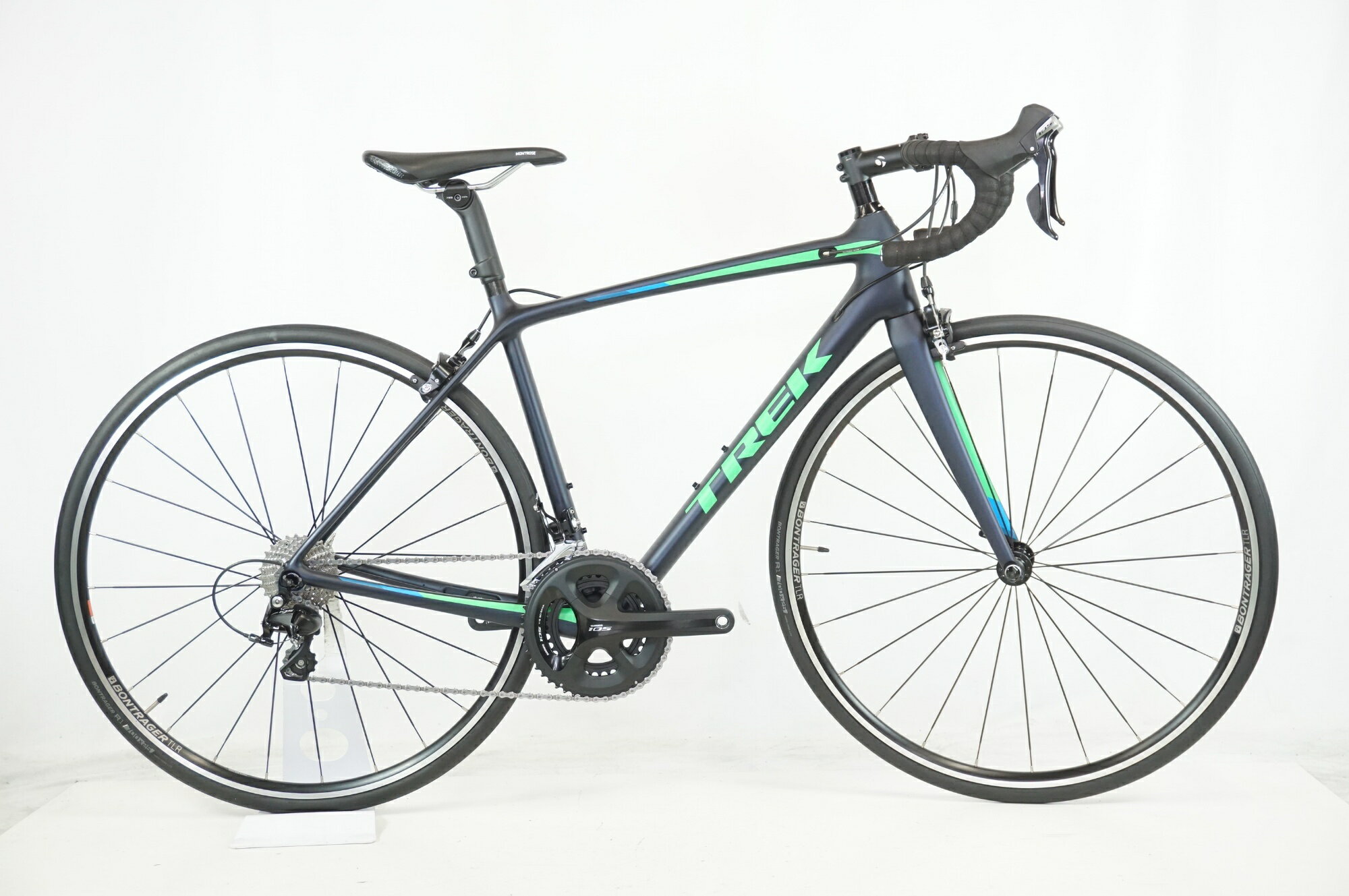 ■商品情報 メーカーサイズ:52 シートチューブ(C-T):493mm トップチューブ(C-C):534mm(ホリゾンタル換算) 適応身長:166-172cm(目安) 重量:約8.5kg フレーム材質:カーボン フロントフォーク:アルミ+カ...